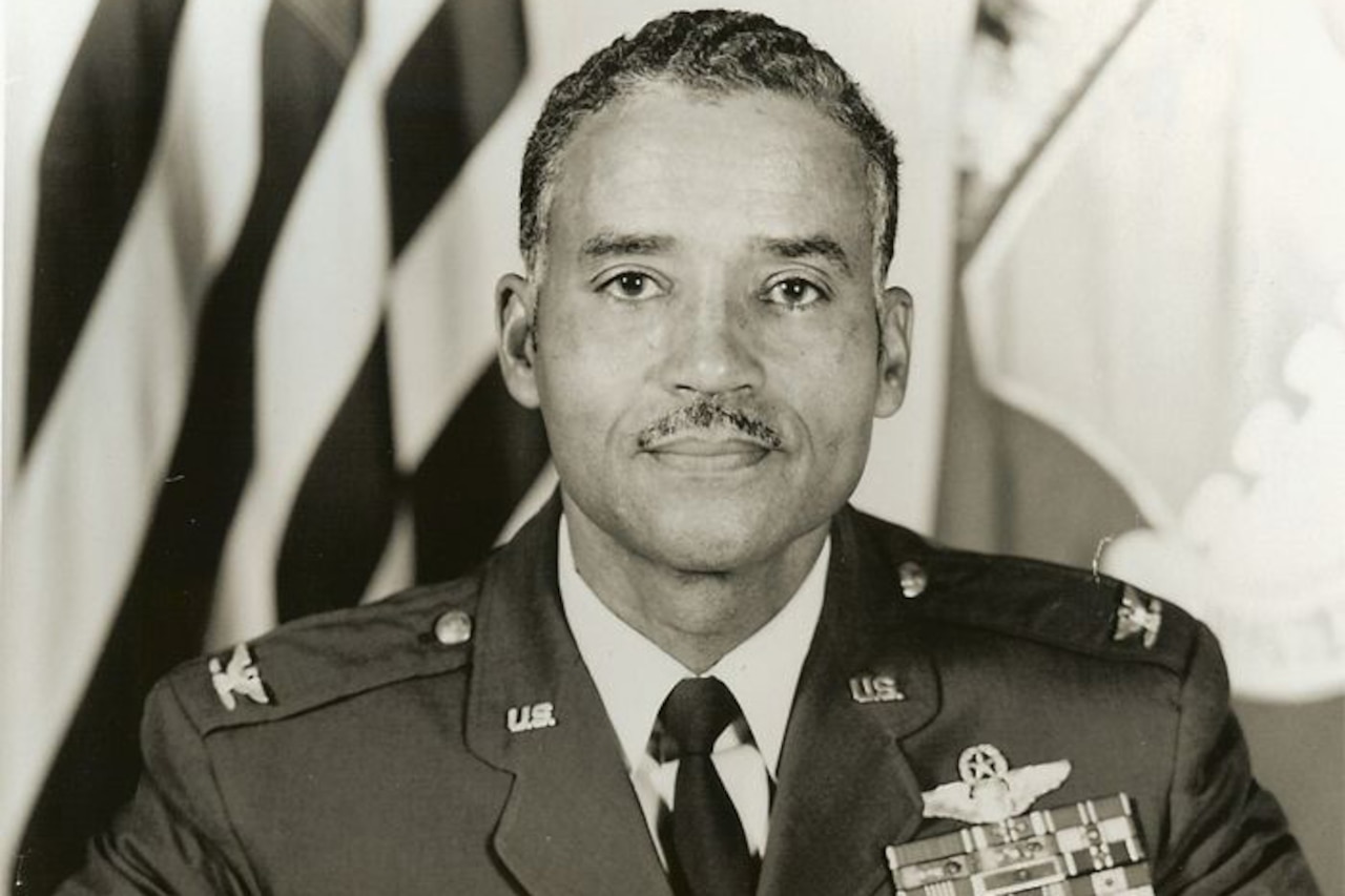 Tuskegee Airman Charles McGee Dies at 102 > U.S. Department of Defense ...