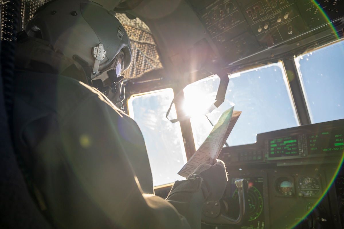 317th AW flight tests 2PUG aircrew chem gear > Twenty-First Air Force ...