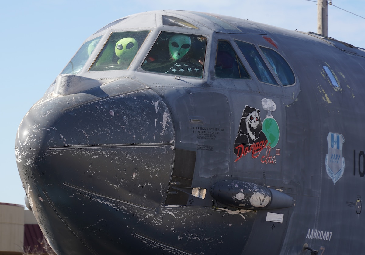 B-52H bomber makes its way slowly to Oklahoma City, ready to fulfill ...
