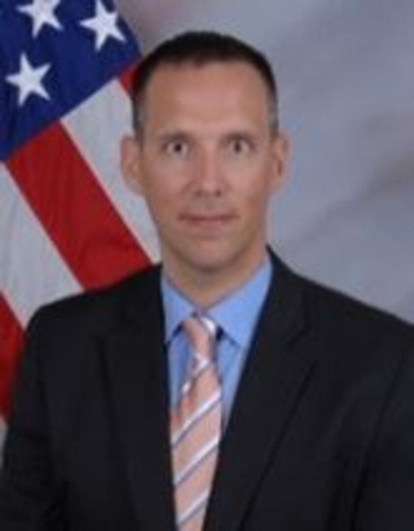 Dr. Stephen J. Dubernas > The Eisenhower School > Leader-Bio