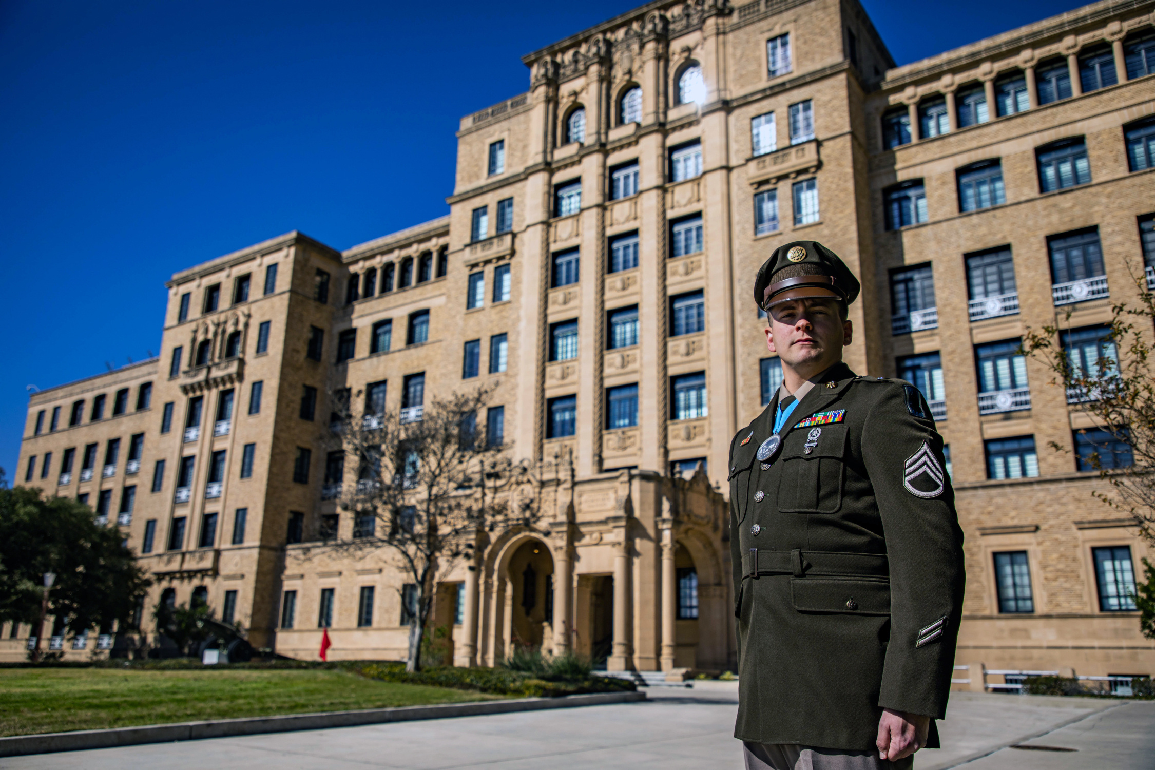 470th Military Intelligence Brigade Soldier joins Sergeant Audie Murphy ...