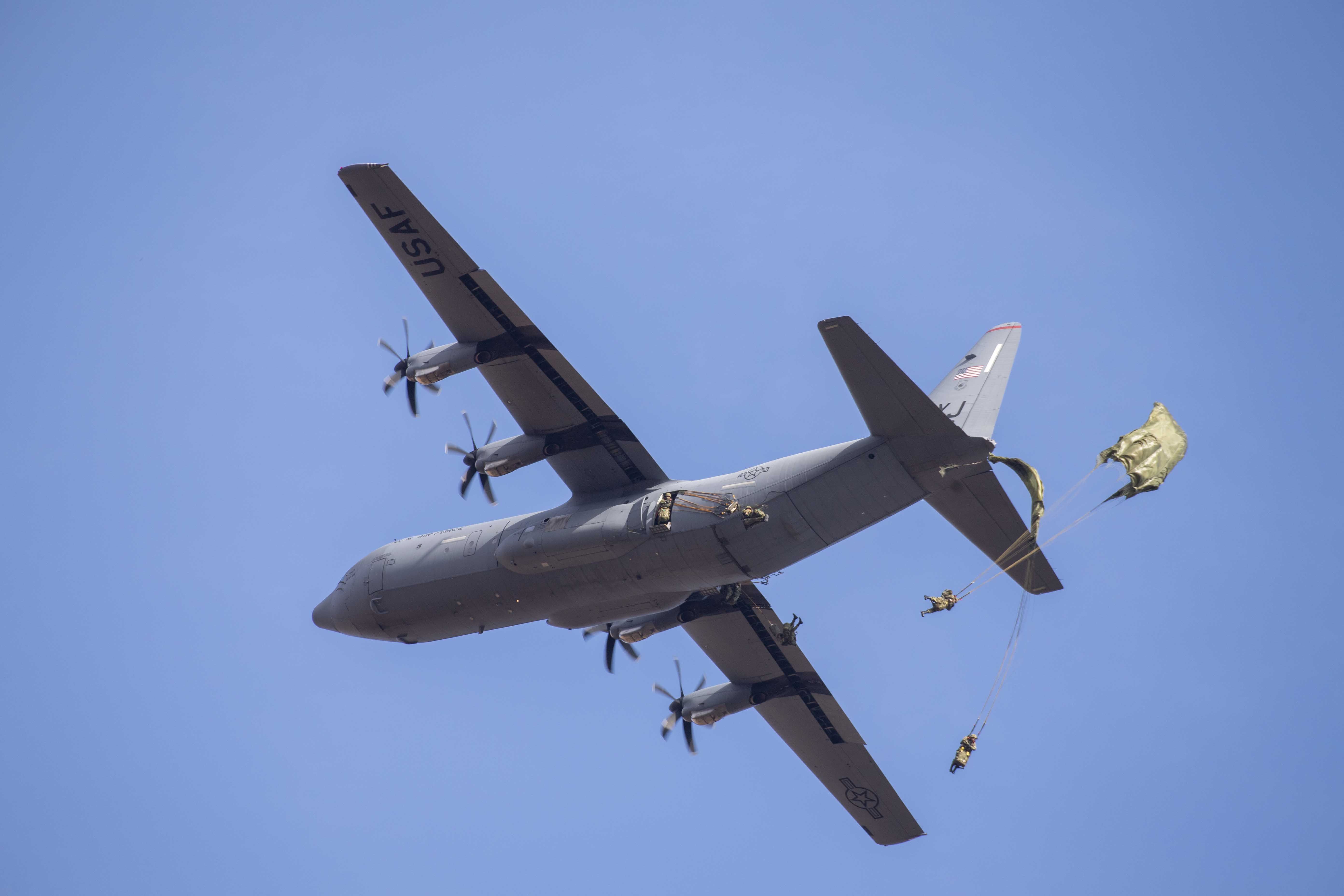 U.S., Japan perform large-scale airborne exercise > 505th Command and ...