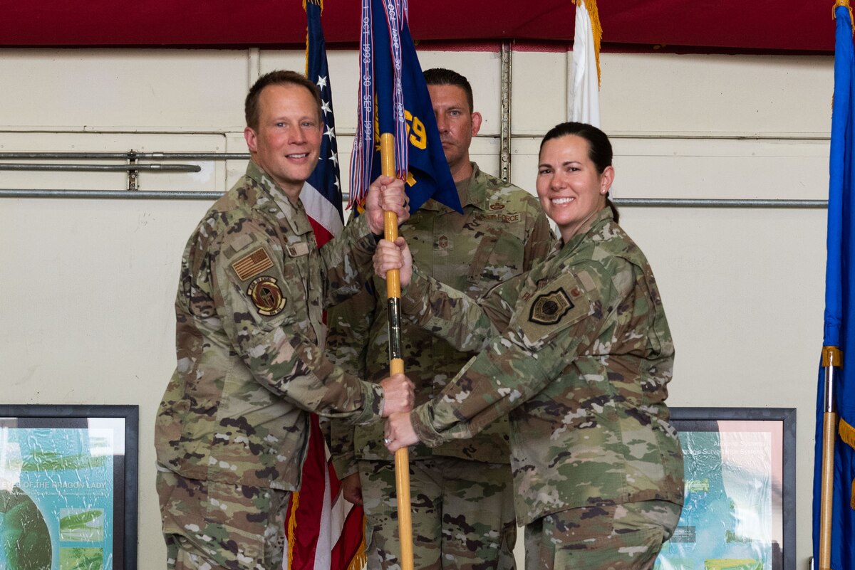 694th ISRG changes command > Osan Air Base > Article Display