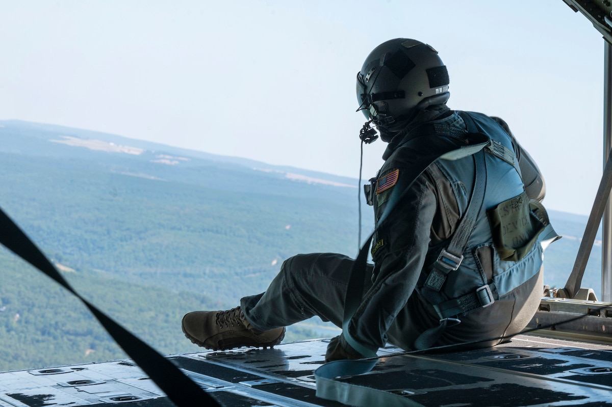 LRAFB hosts Civil Air Patrol’s Operation Diamond Forge visit > Little ...