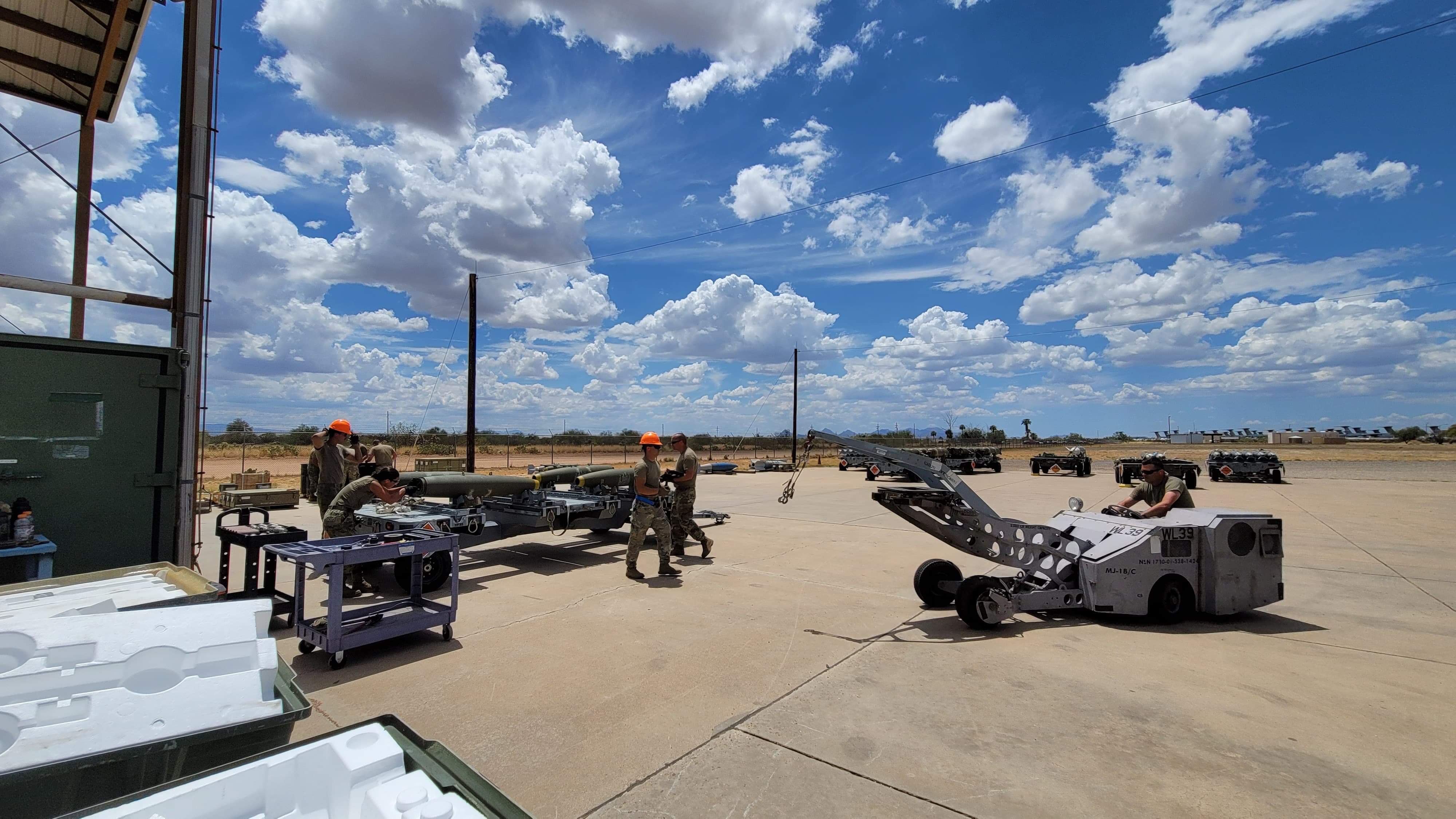 355th MUNS builds bombs and comradery > Air Combat Command > News