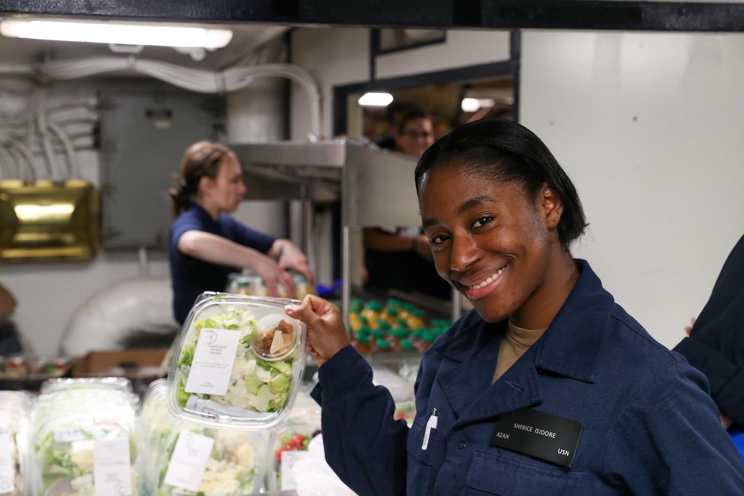 George Washington Offers Grab 'N Go Meal Options > United States Navy ...