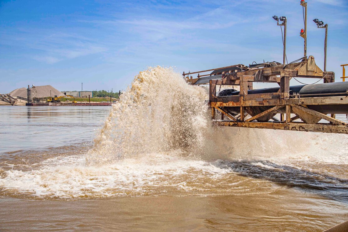 Memphis District > Missions > Navigation > Dredging