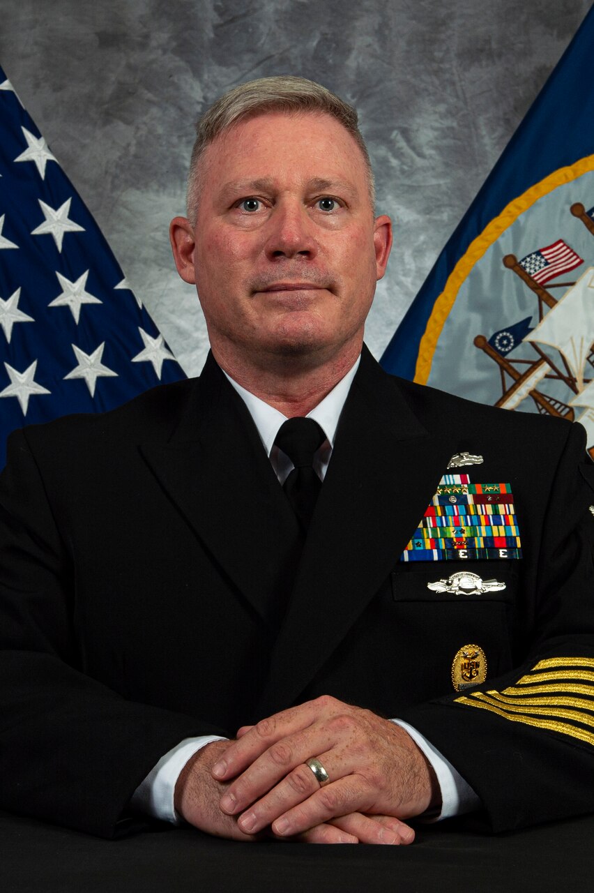 CMC > Commander, Navy Region Japan > Bio Detail