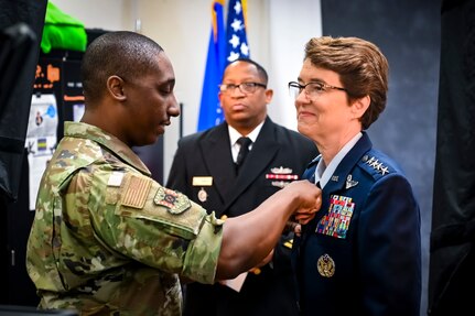 U.S. Transcom Commander visits Joint Base MDL