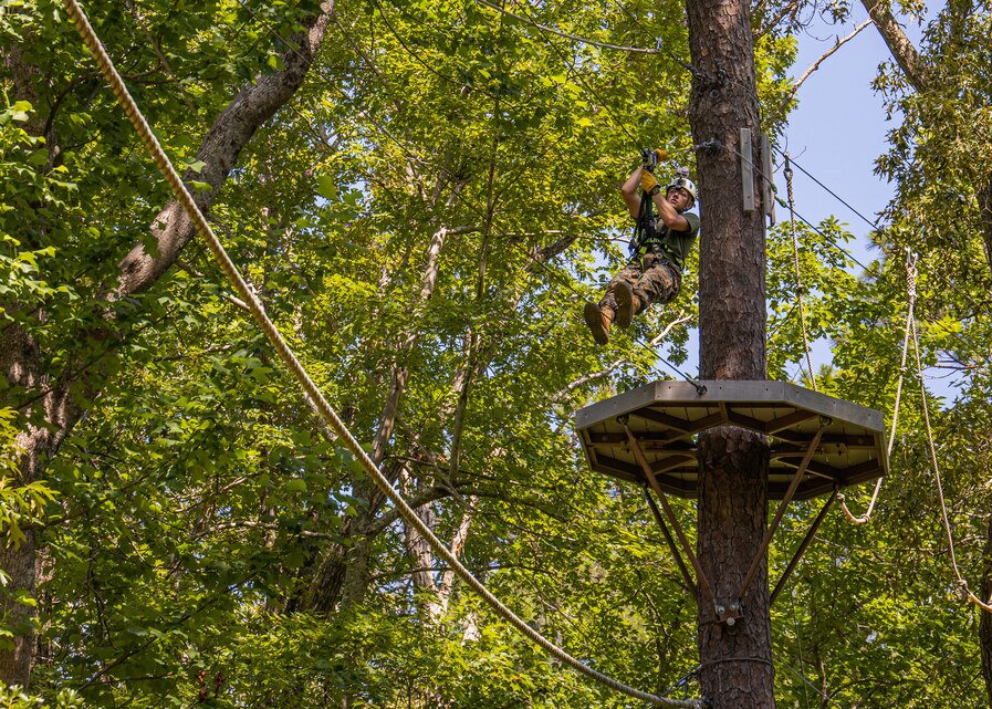 H&HS Marines demonstrate Devil Dog Dare for MCCS HQ > Marine Corps Air ...