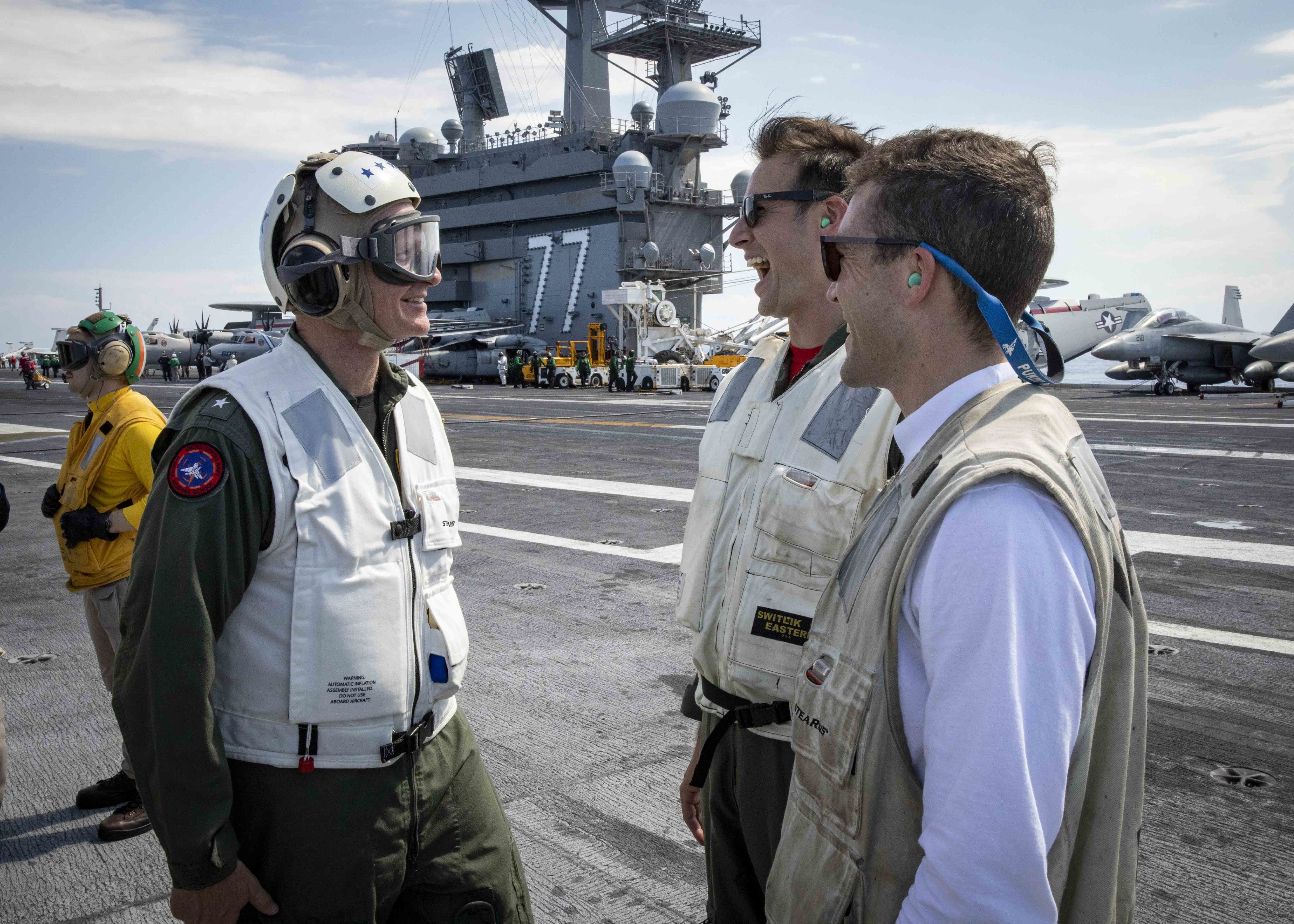 U.S. 2nd Fleet Commander Embarks George H.W. Bush during COMPTUEX ...