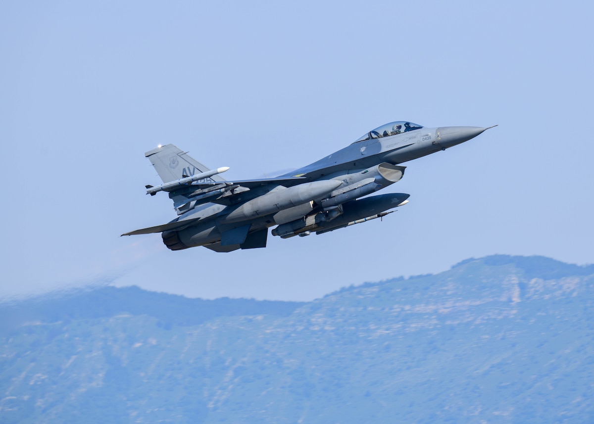 555th FS F-16 take offs > Aviano Air Base > Display