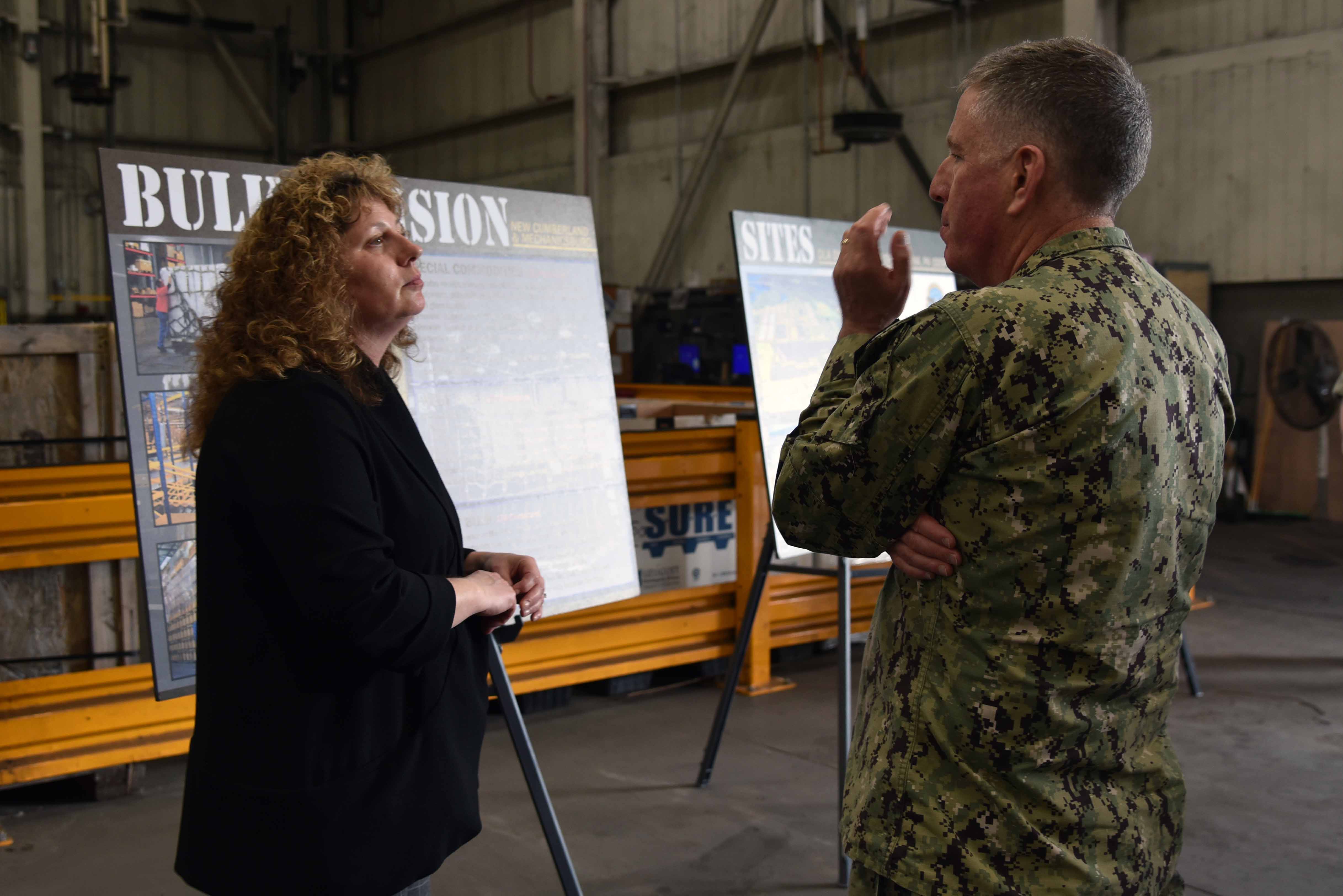 DLA Logistics Operations chief visits DLA Distribution Headquarters