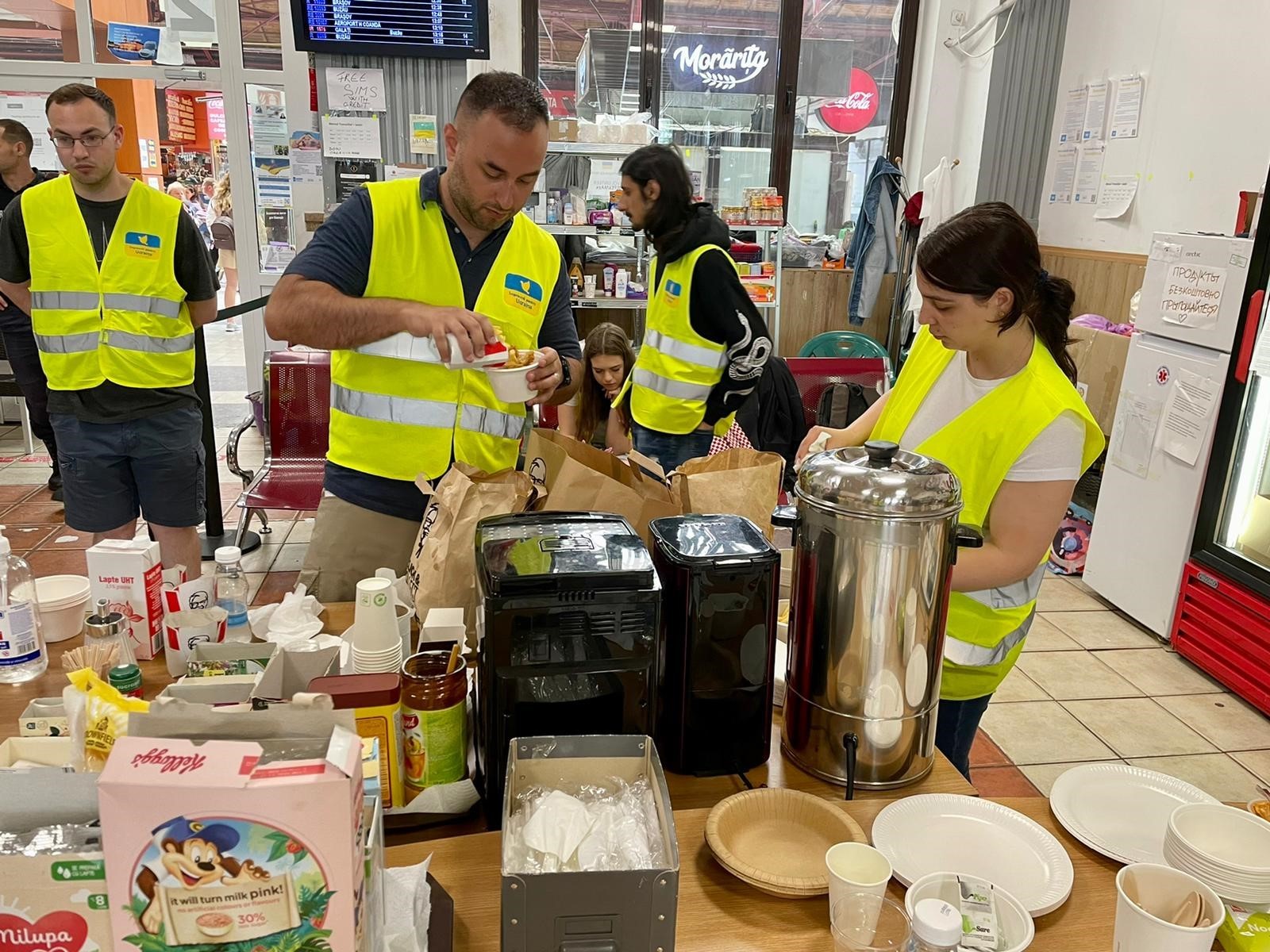 425th ABS volunteers aid Ukrainian refugees in Romania > Incirlik Air ...