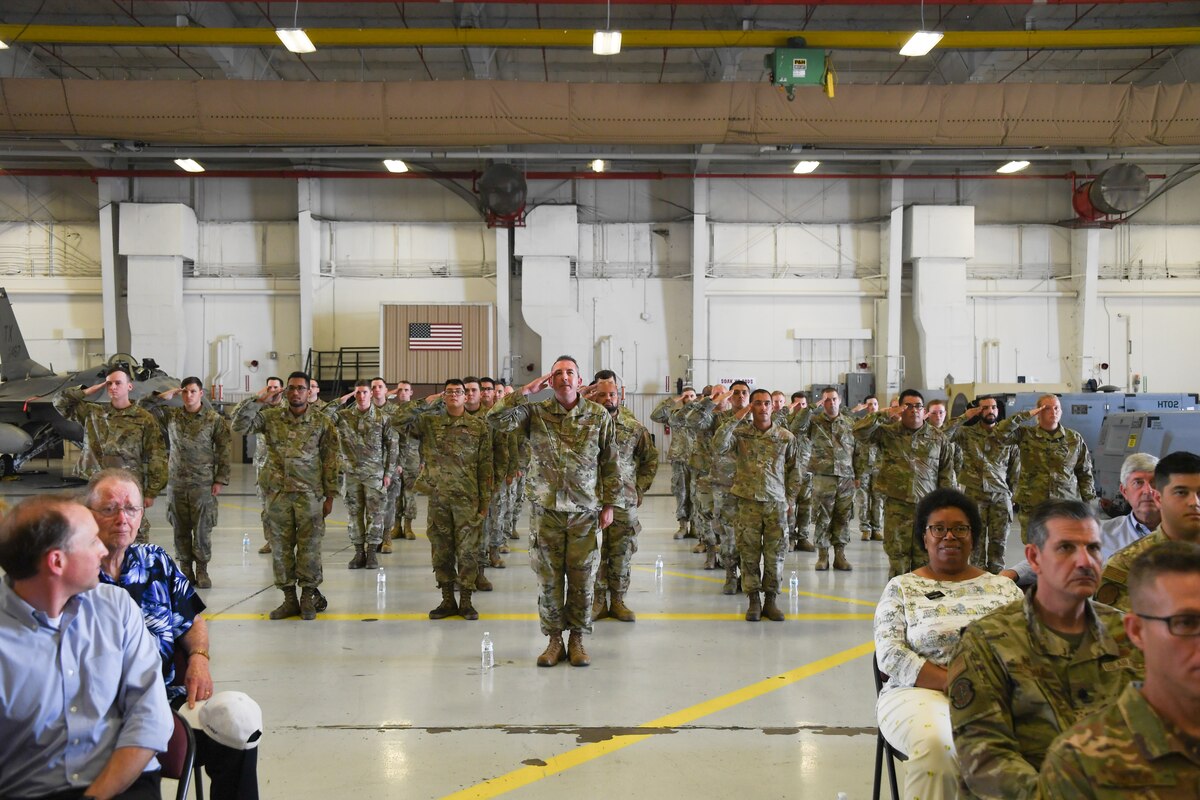 24th Fighter Squadron welcomes new commander > 301st Fighter Wing ...