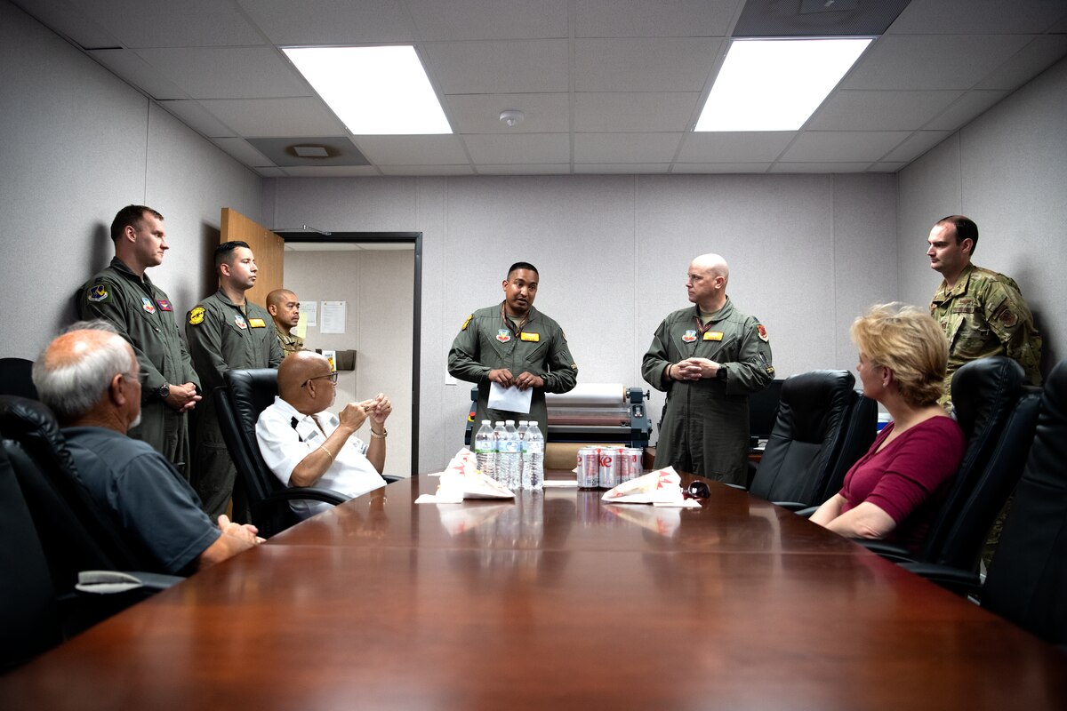 Shaw honorary commanders meet the Reaper (crew) > Shaw Air Force Base ...
