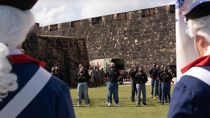 Chief of Army Reserve administers oath of enlistment in Puerto Rico