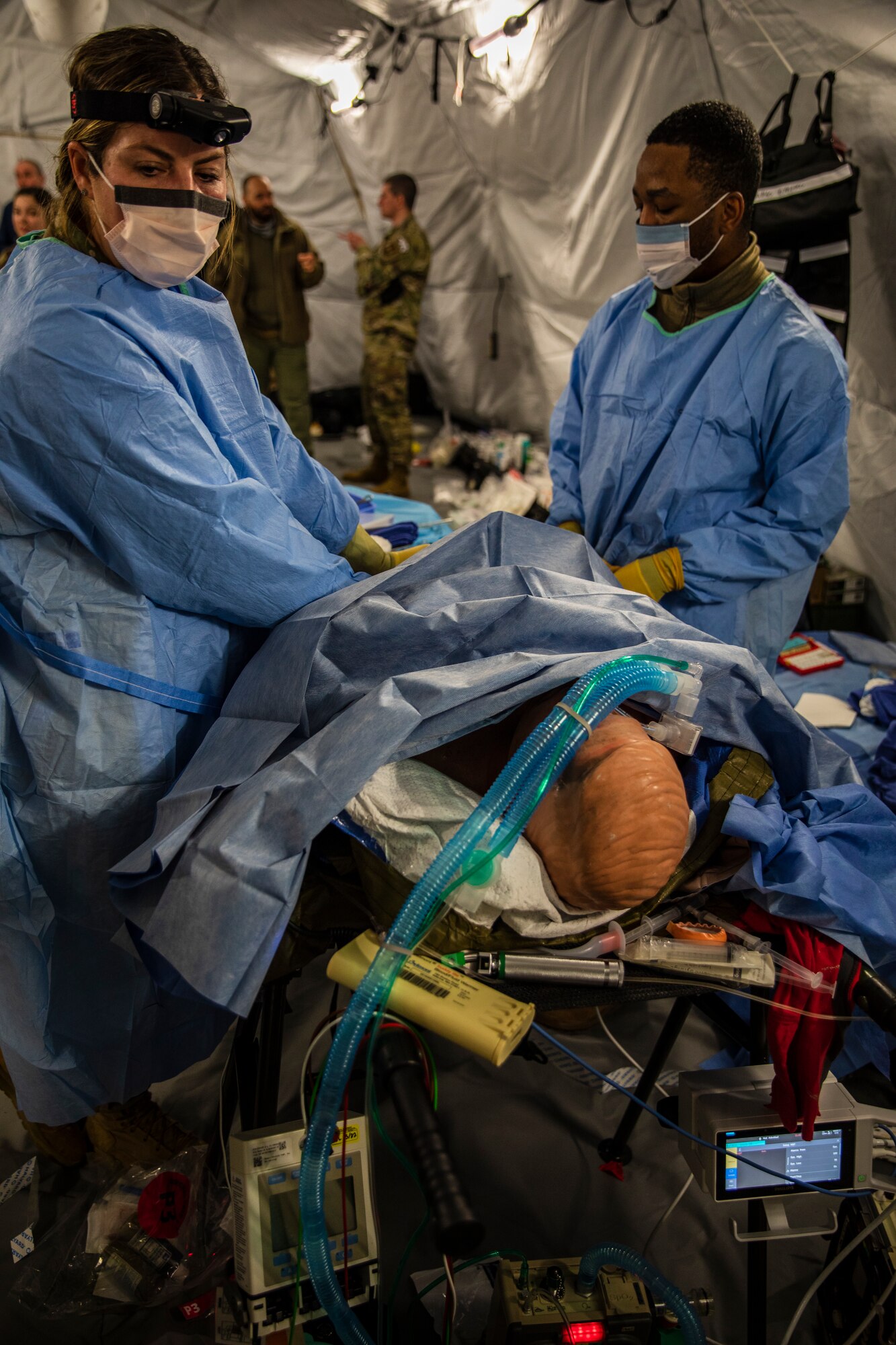 Surgery in the snow: Life-saving specialists hone their skills > Air ...