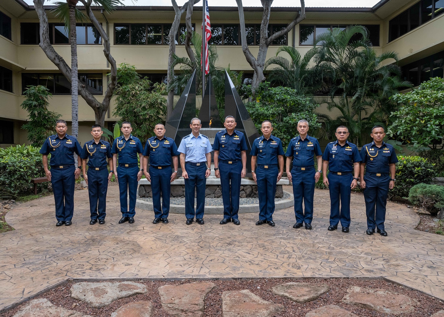 Royal Thai Air Forces Command-in-Chief Visits Pacific Air Forces HQ > U ...