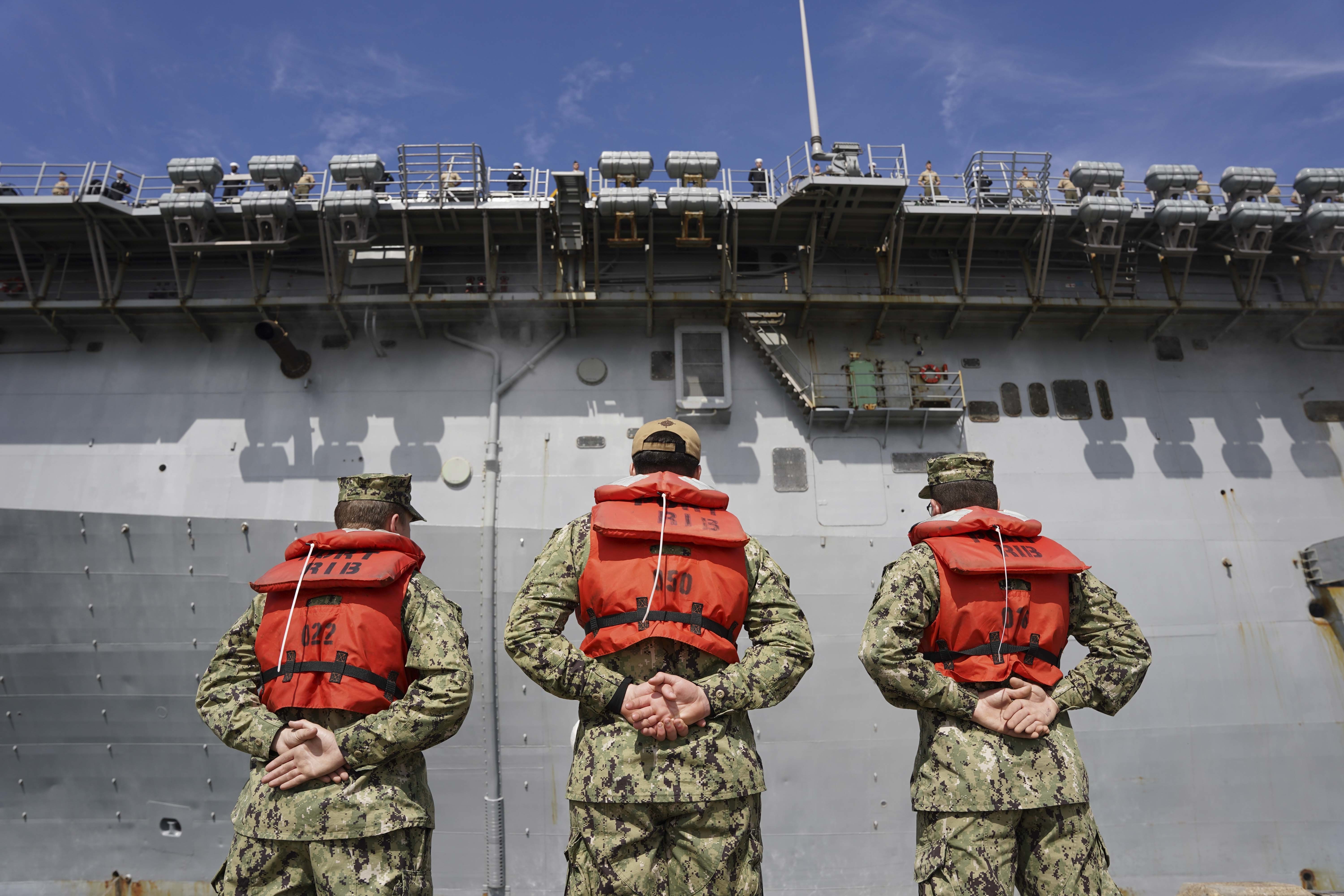 Elements of Kearsarge ARG and 22nd MEU Deploy > U.S. Fleet Forces ...
