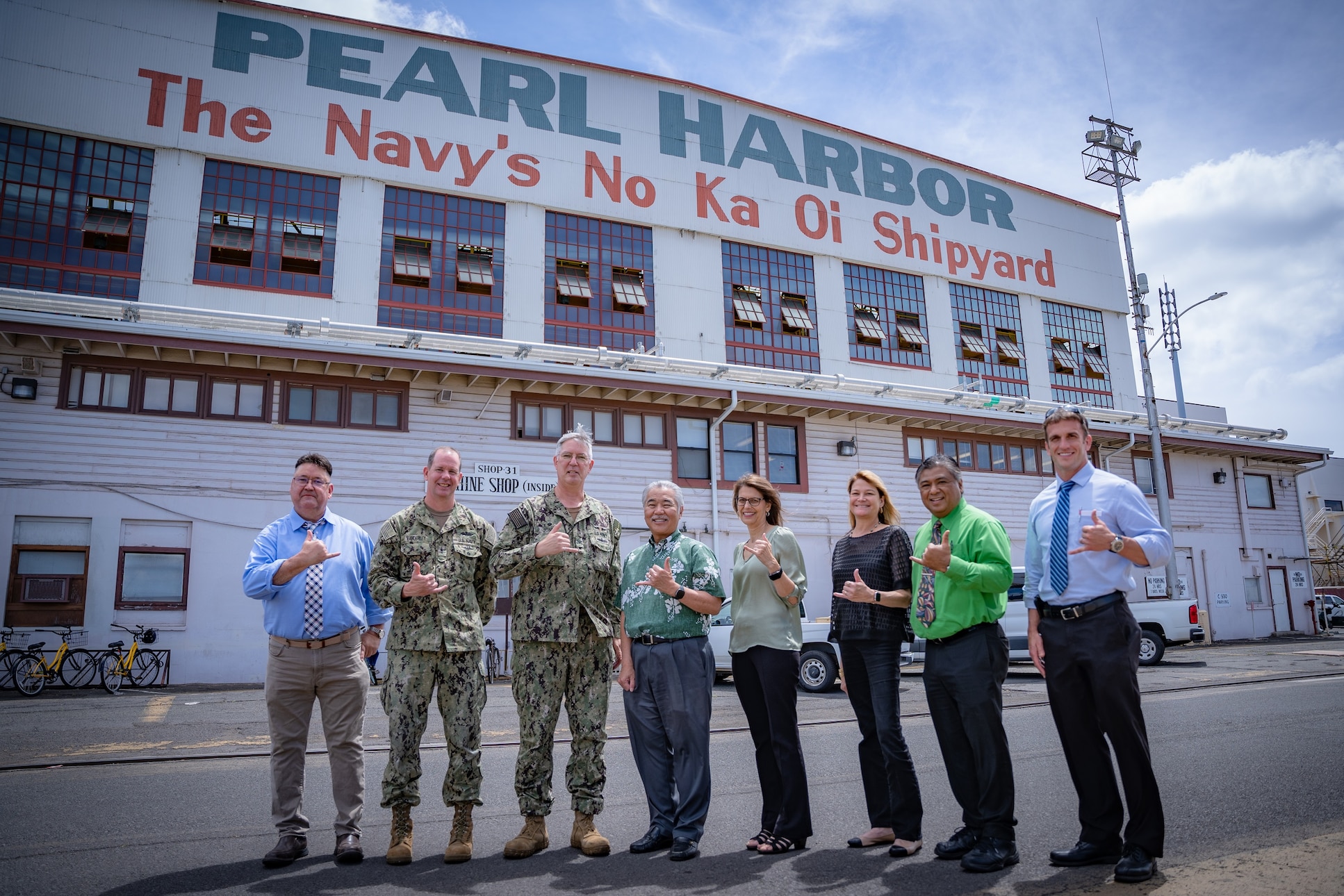 Governor of Hawaii Visits Pearl Harbor Naval Shipyard & Intermediate ...