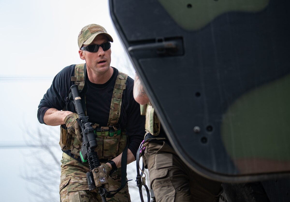 Defend the Base POV 2: OPFOR > Kunsan Air Base > Commentaries