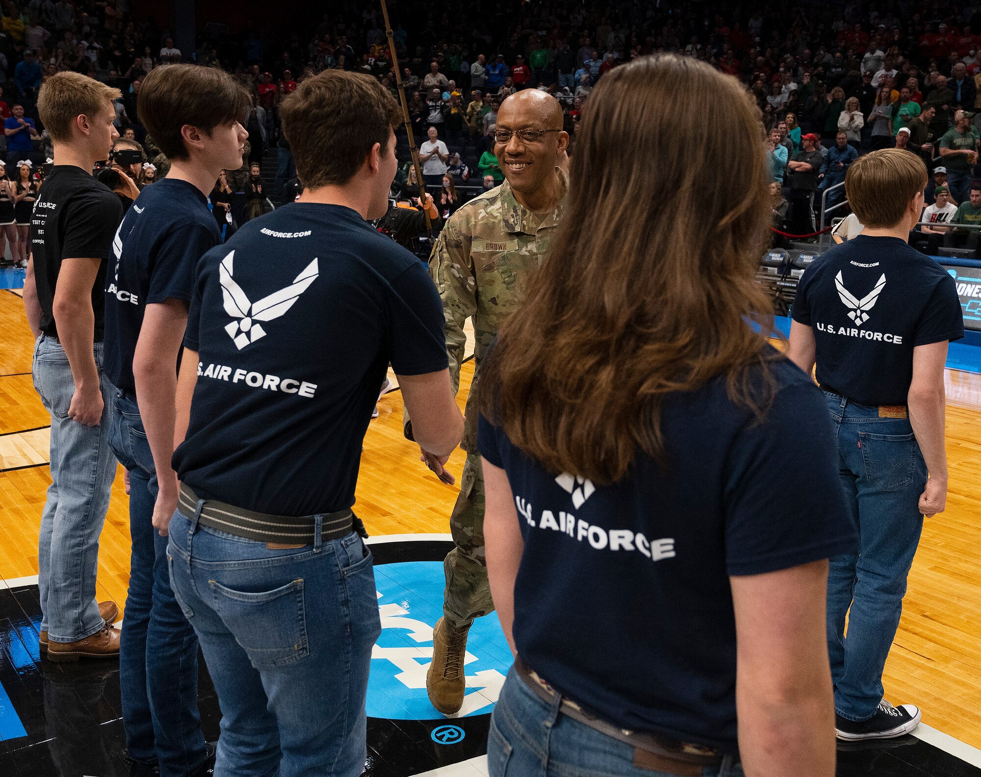 Dayton, Wright-Patt team up for Big Hoopla > Air Force Accessions ...