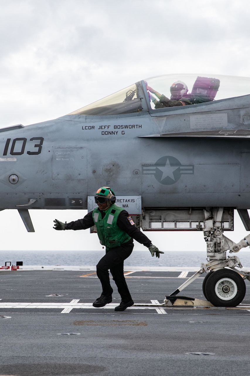 USS Gerald R. Ford completes flight deck certification > U.S. Fleet ...