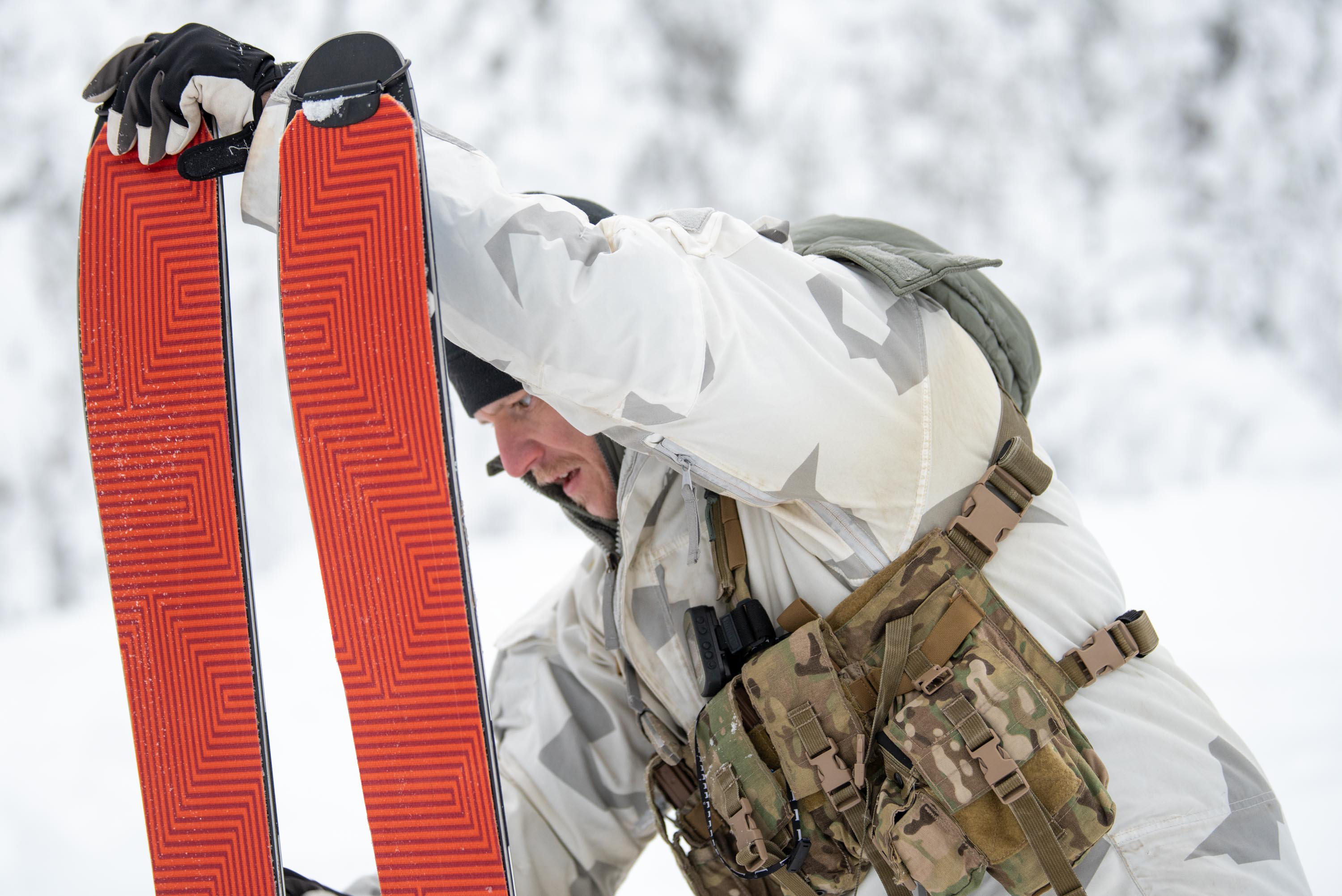 Kentucky Air Guard special tactics Airmen train for arctic warfare in ...