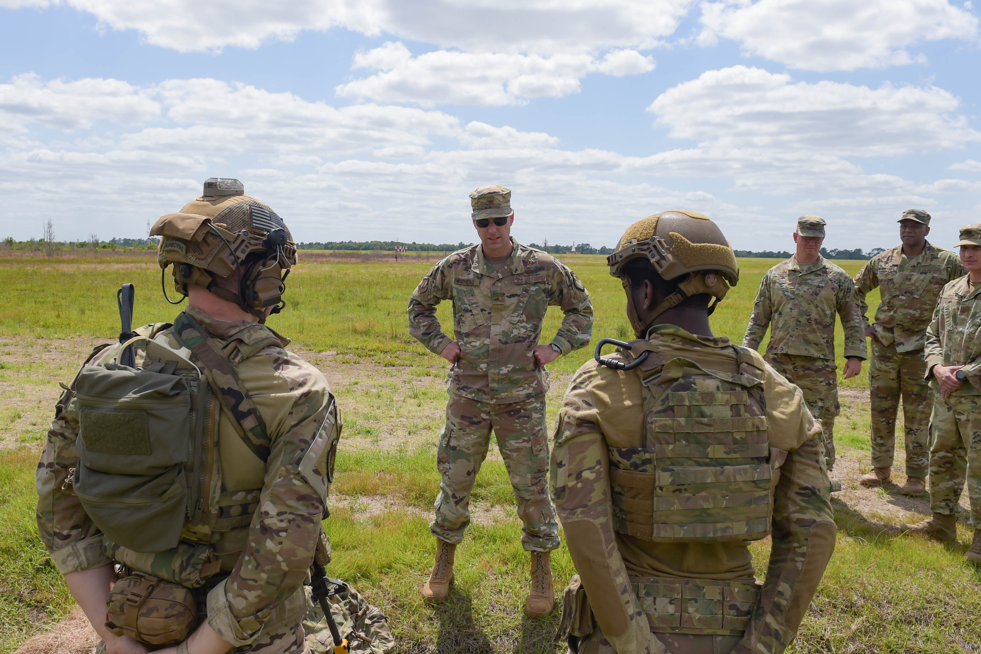 Mineau visits Moody > Moody Air Force Base > Article Display