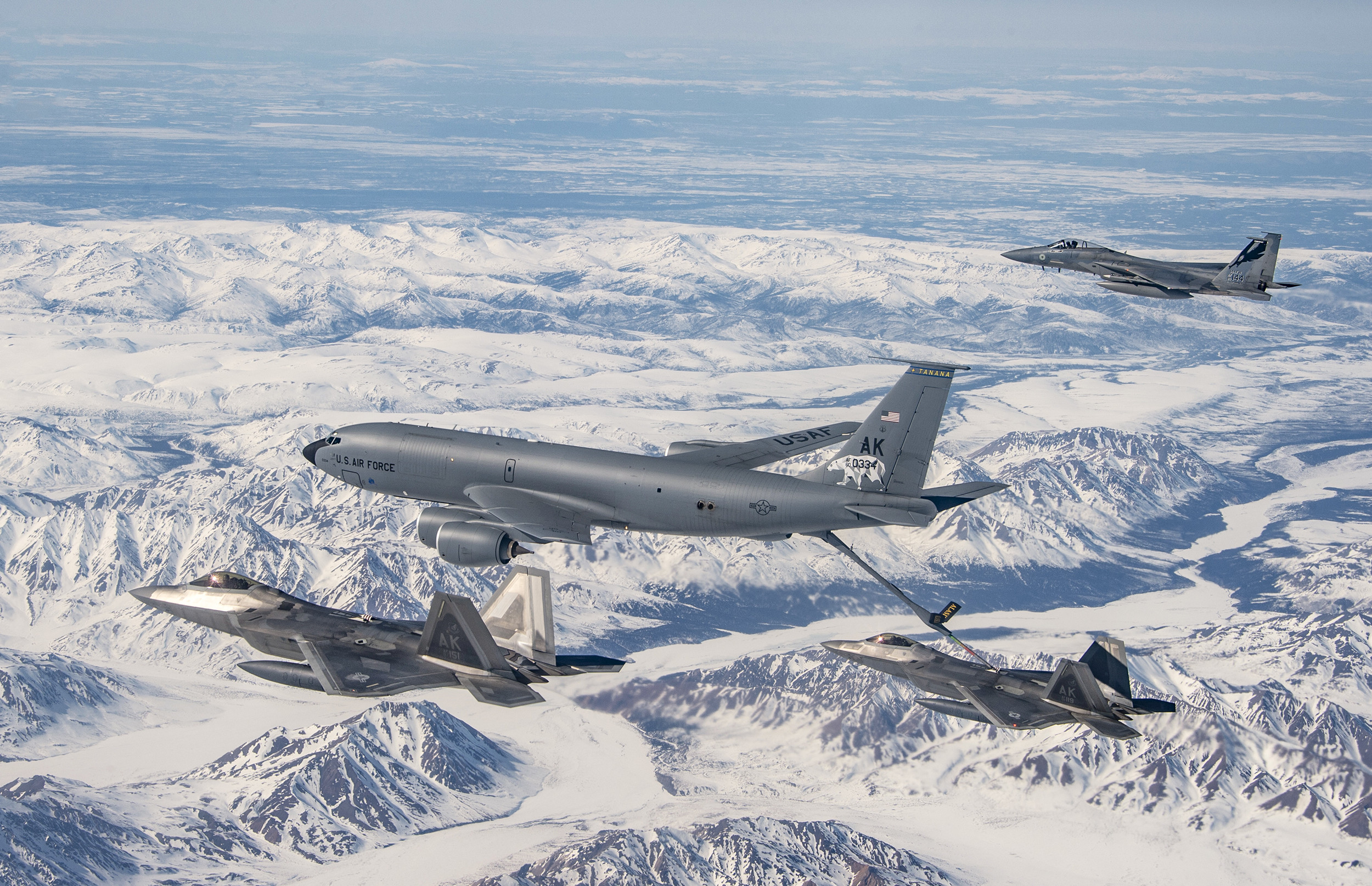 F-15 Eagles Trains with F-22 Raptors