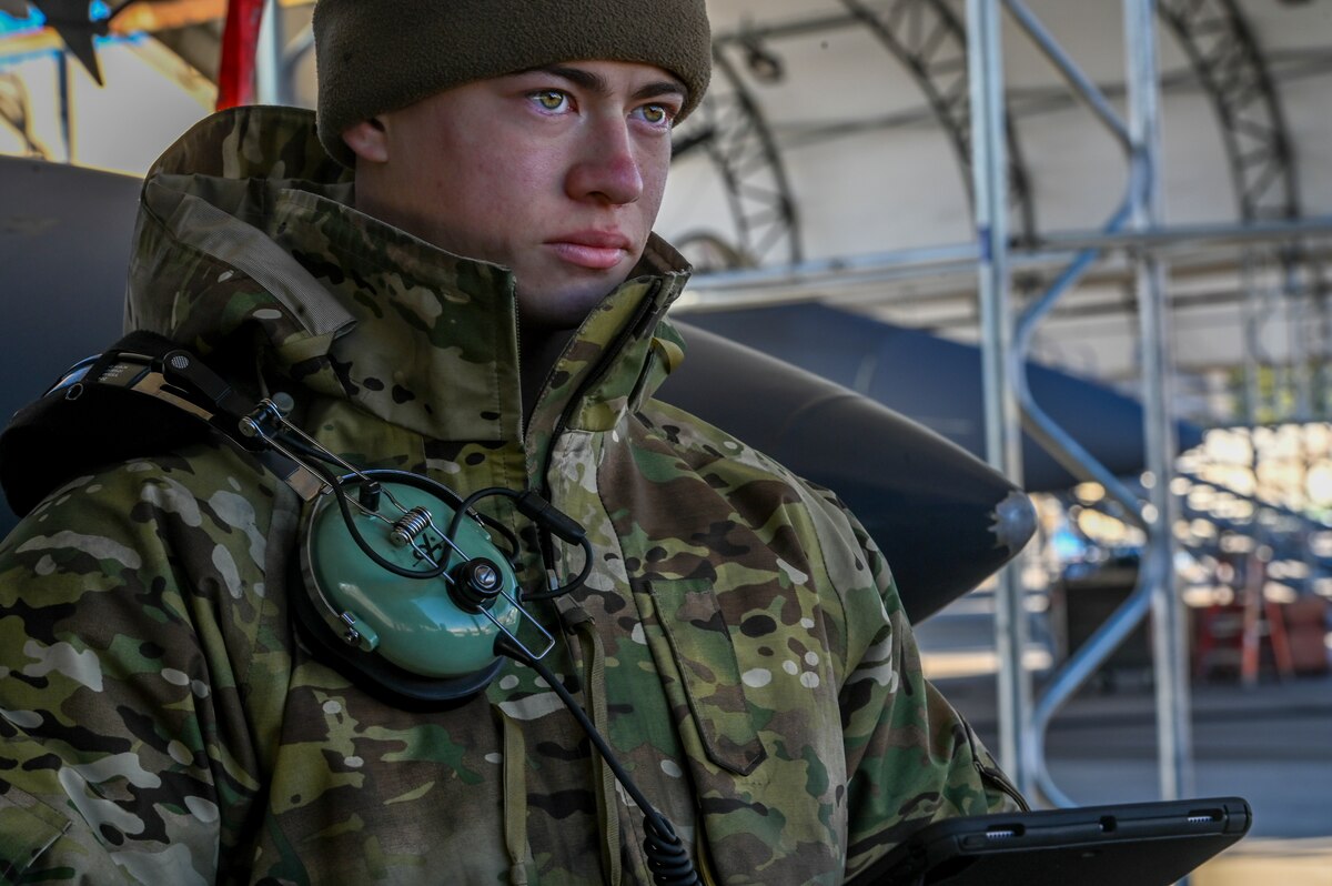 333rd FGS maintenance on the flight line > Seymour Johnson Air Force ...