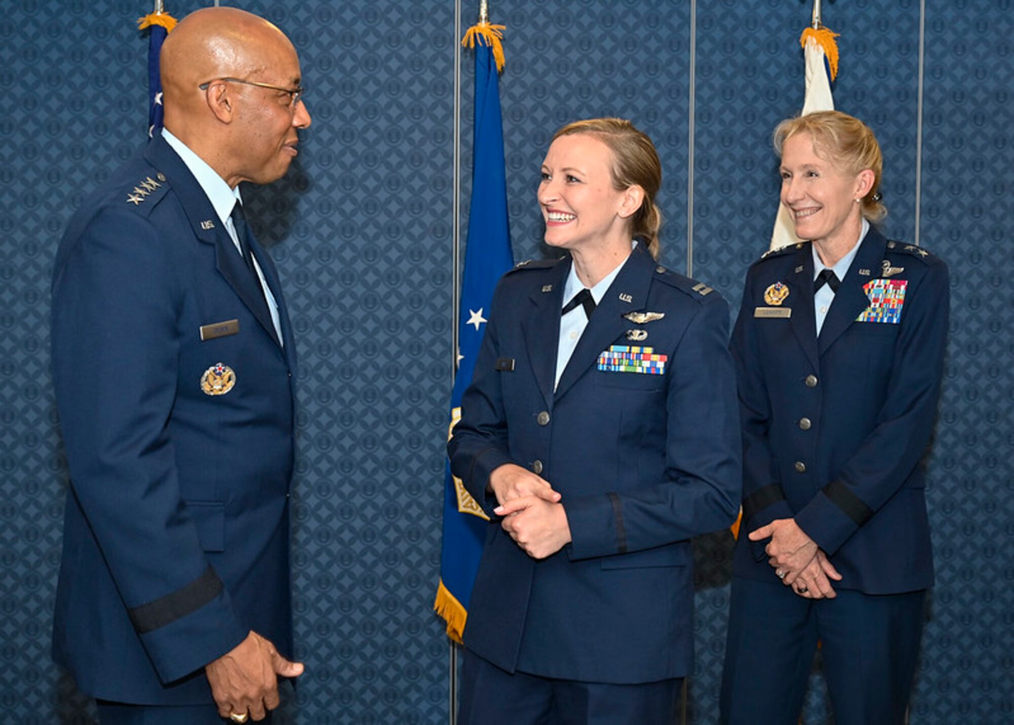 First female aviator receives Kolligian Trophy > Air Force Safety ...