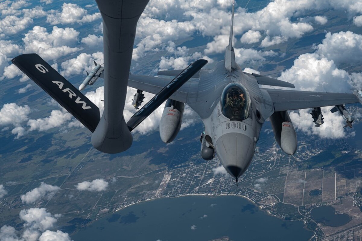 927th Honorary Commanders immersed in the total force concept > 927th ...