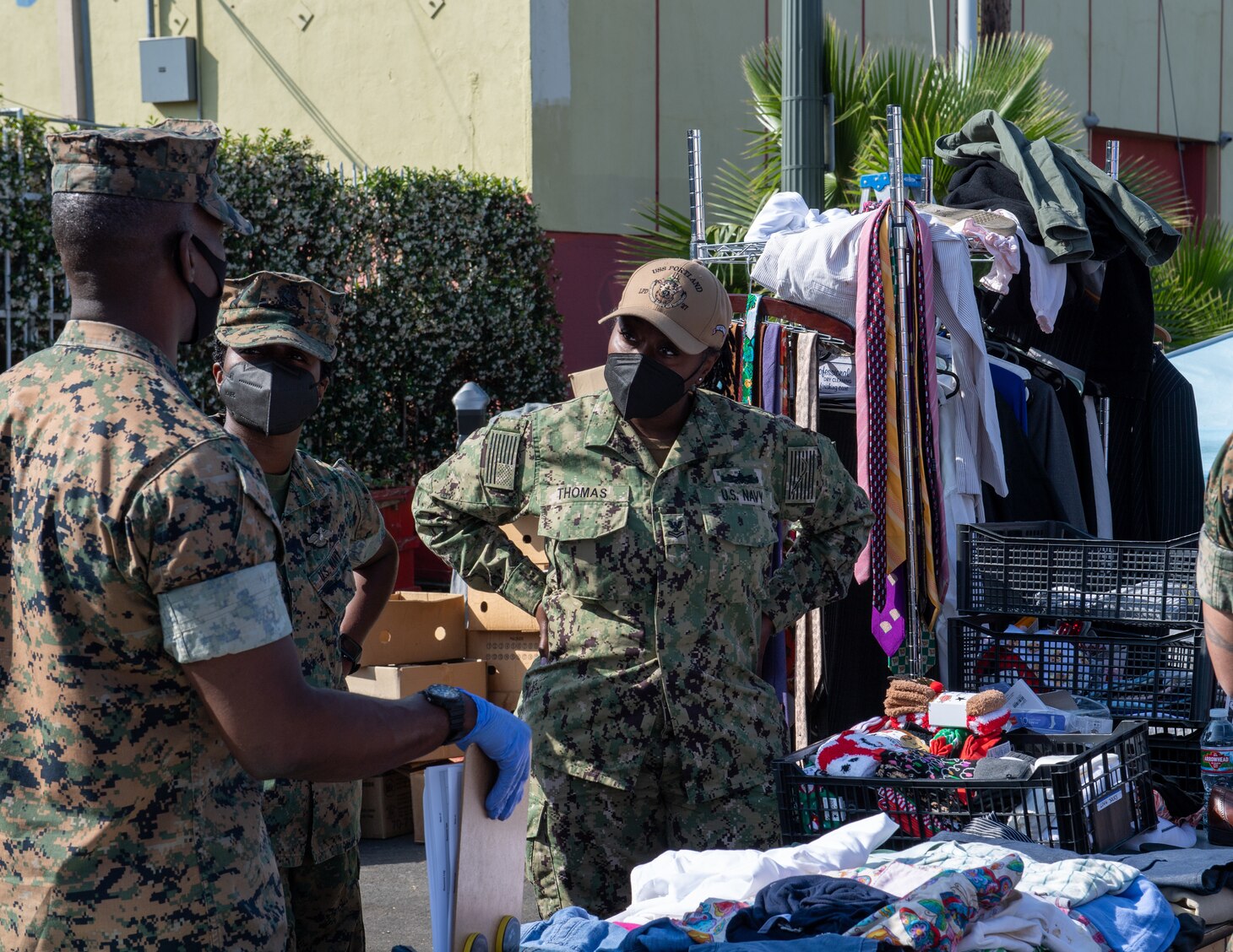 USS Portland Sailors and Marines volunteer at St. Francis Center ...