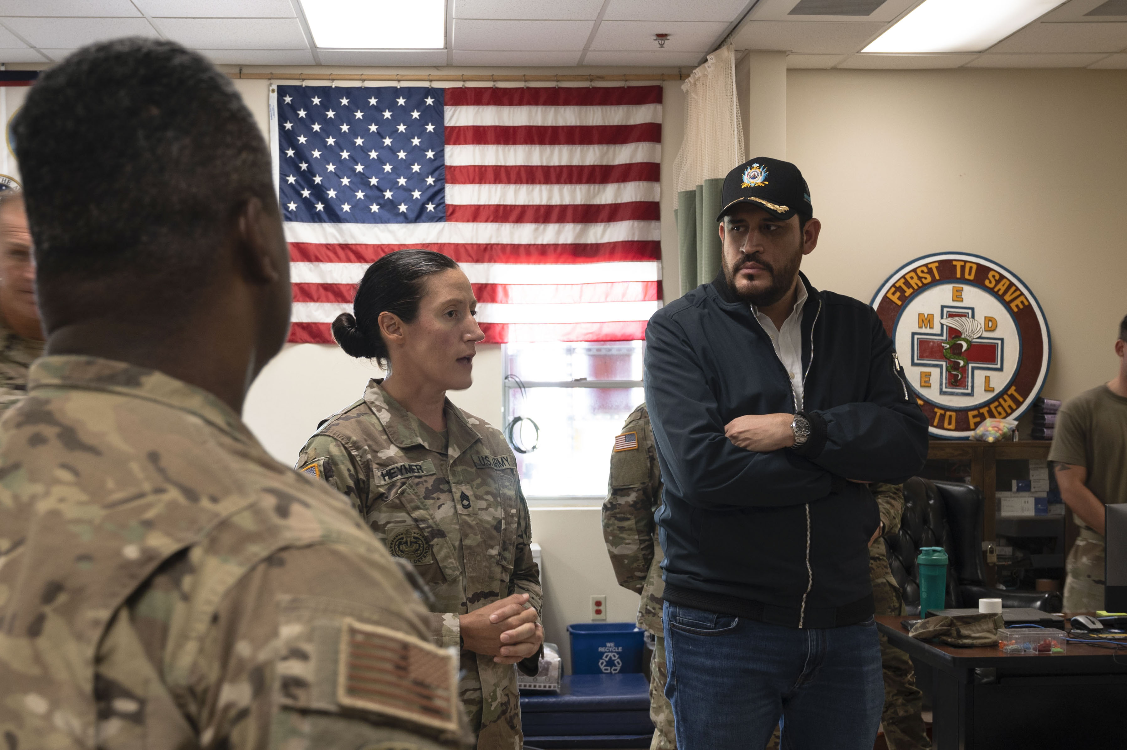 Honduran Secretary of Defense visits Soto Cano Air Base > 505th Command ...