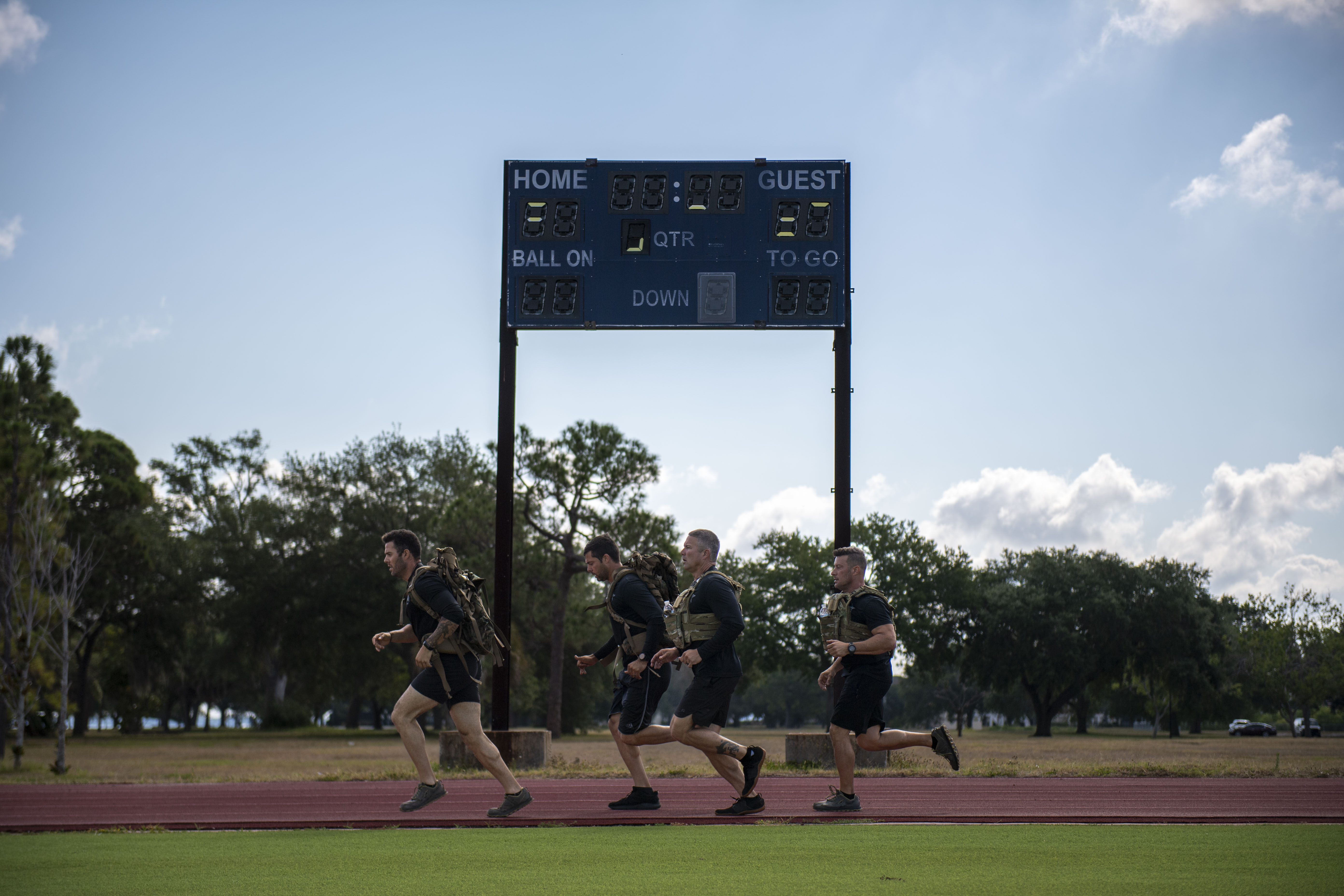 Military, Civilian officers compete in Defenders Challenge