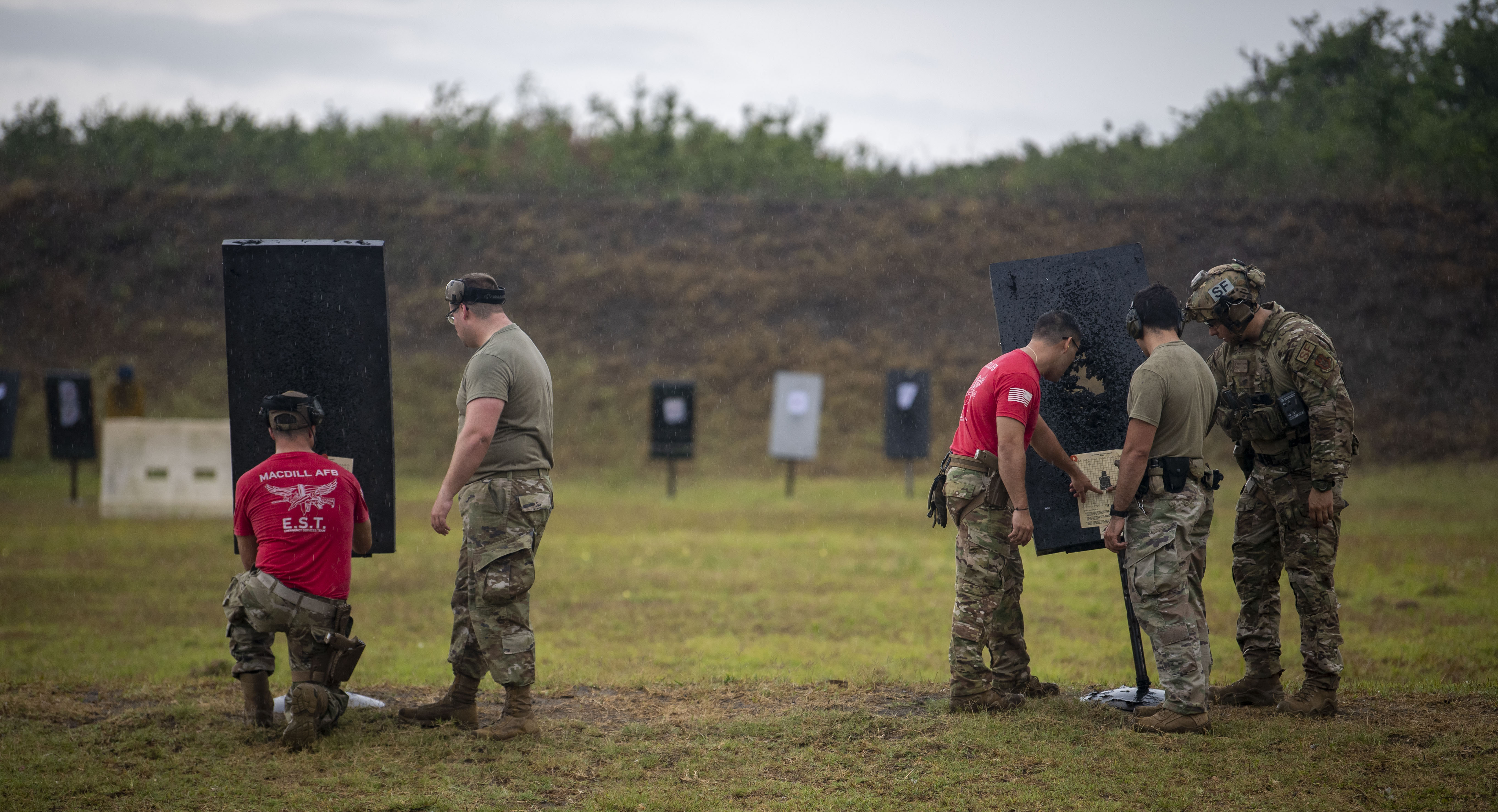 Military and local law enforcement showcase skills in tactical s