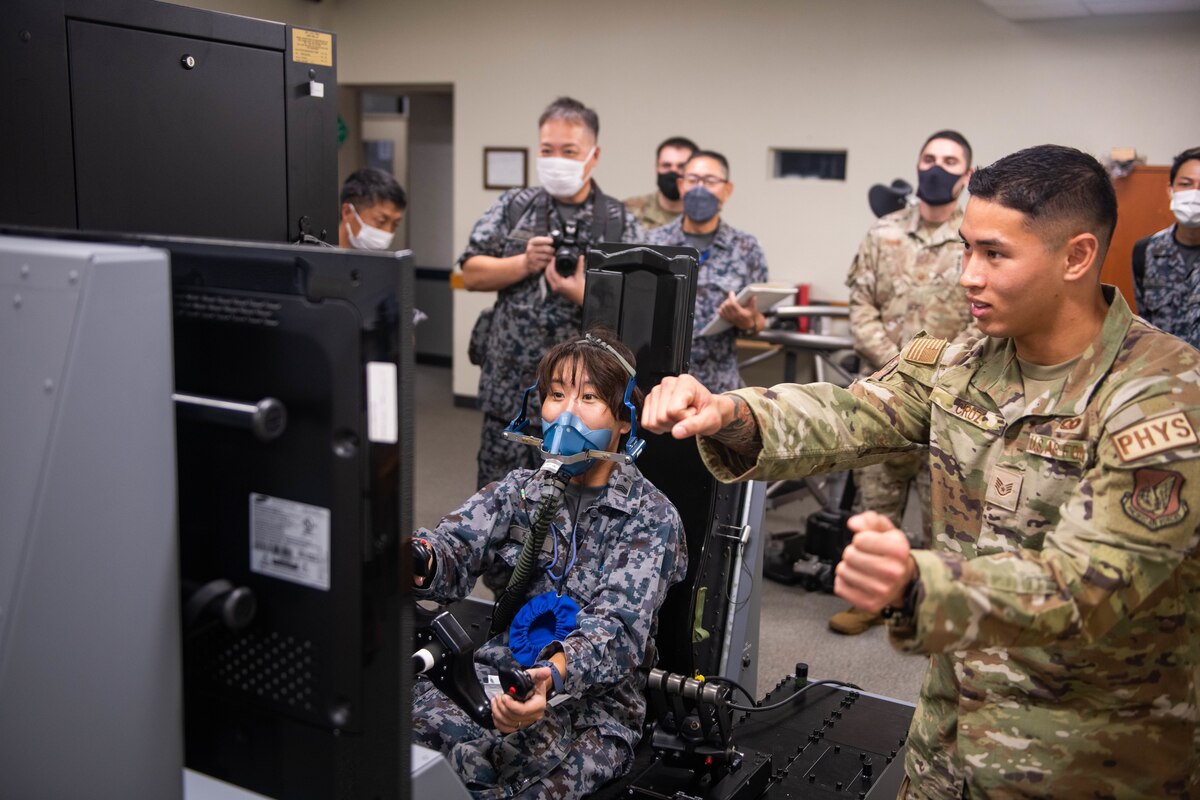 JASDF medics tour 18th MDG > 5th Air Force > Article Display
