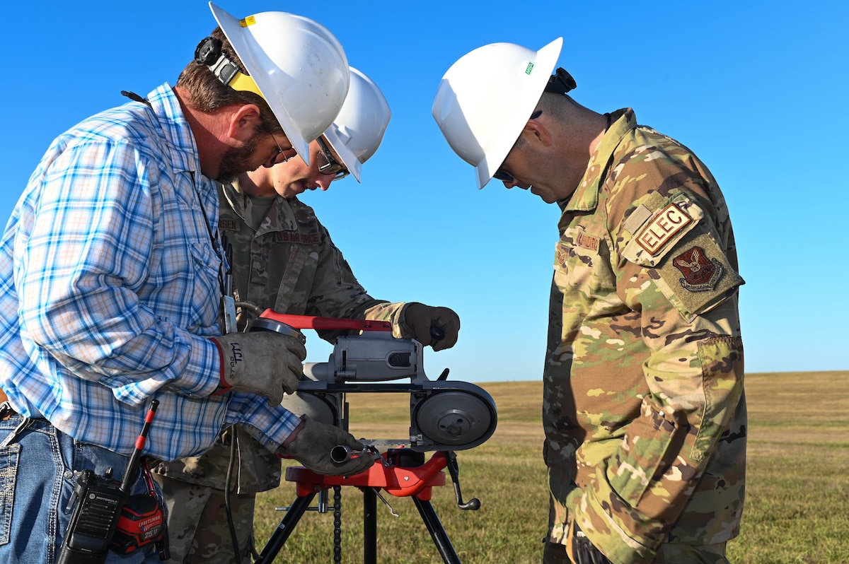 509 CES completes major runway light system modifications > Whiteman ...