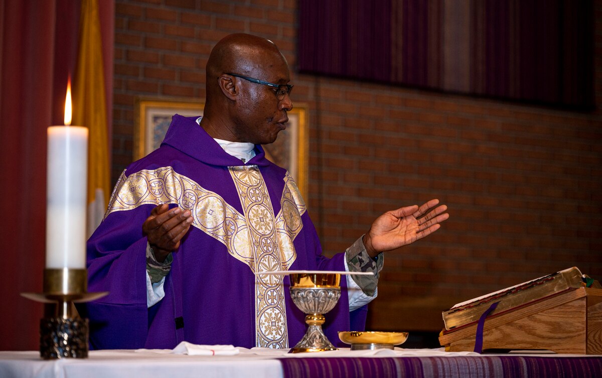 SJAFB Chaplain Corps provides services for Airmen, families > Seymour ...