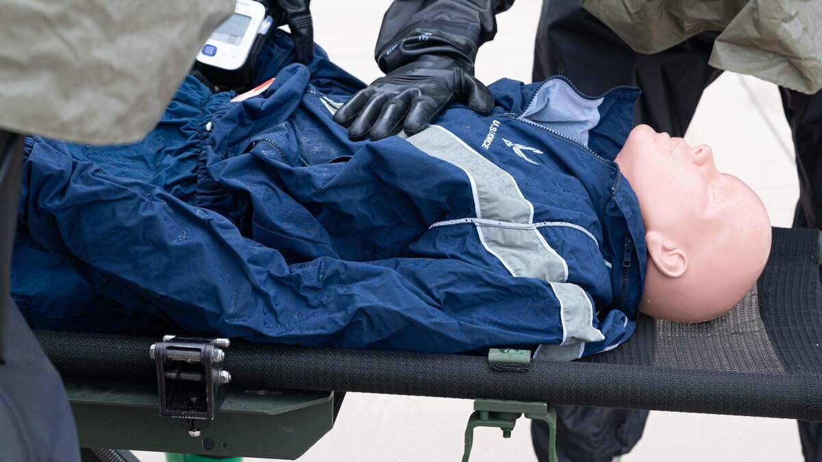 Desert medics receive advanced DECON training > Davis-Monthan Air Force ...