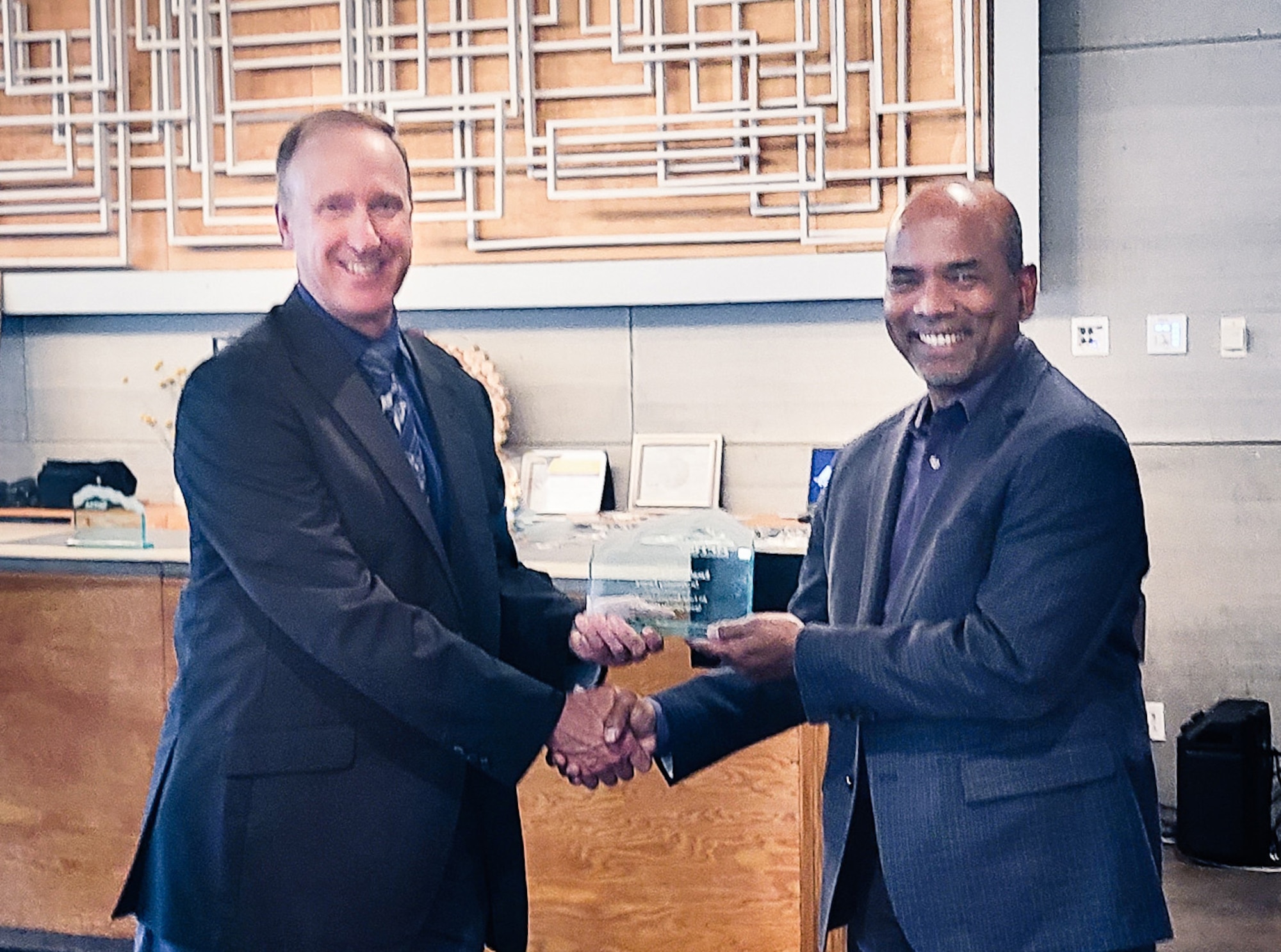 AFRL Innovation Awards recognize excellence in tech transfer > Kirtland ...