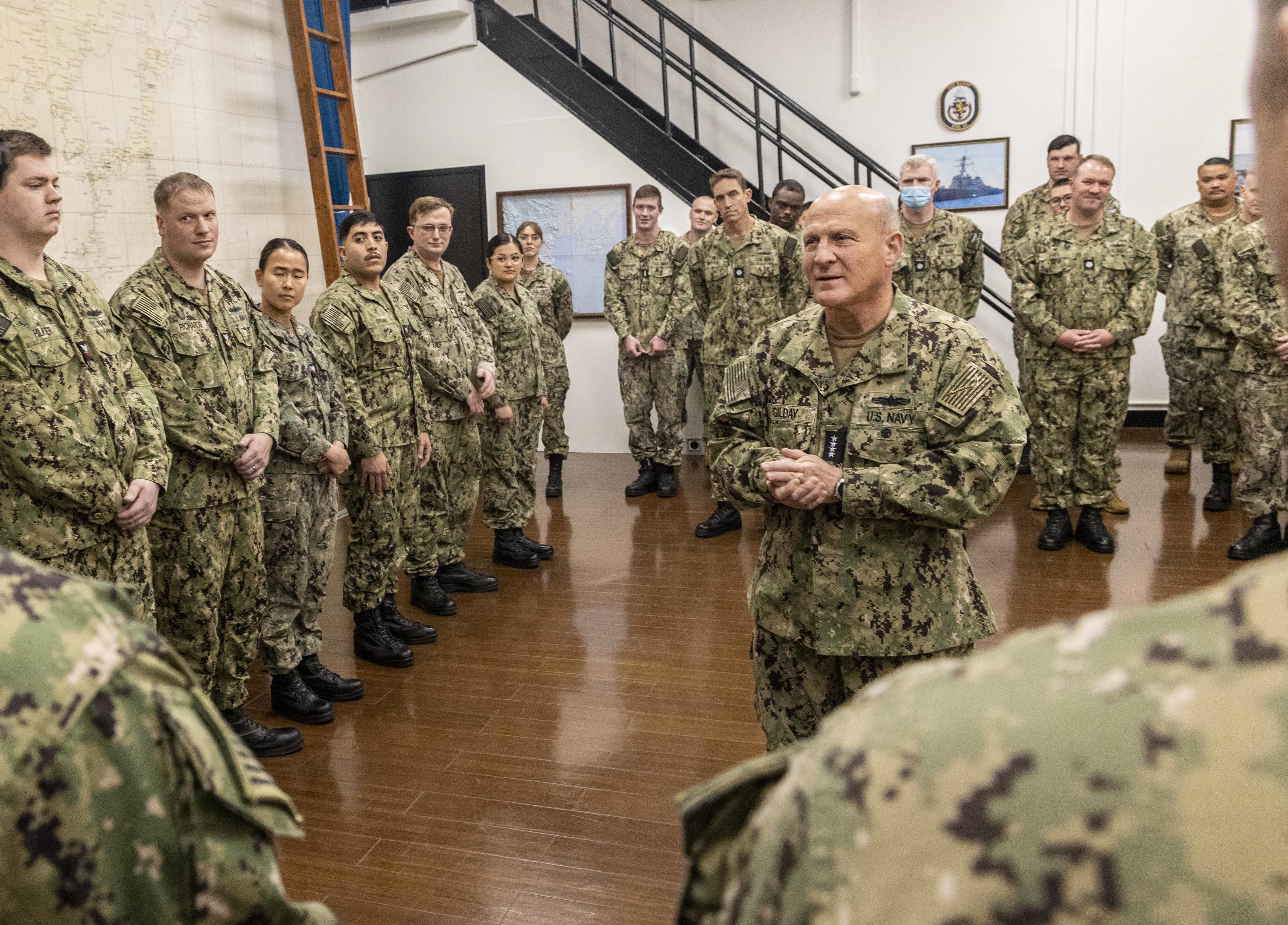 Chief of Naval Operations visits Commander, Task Force 71 and USS ...