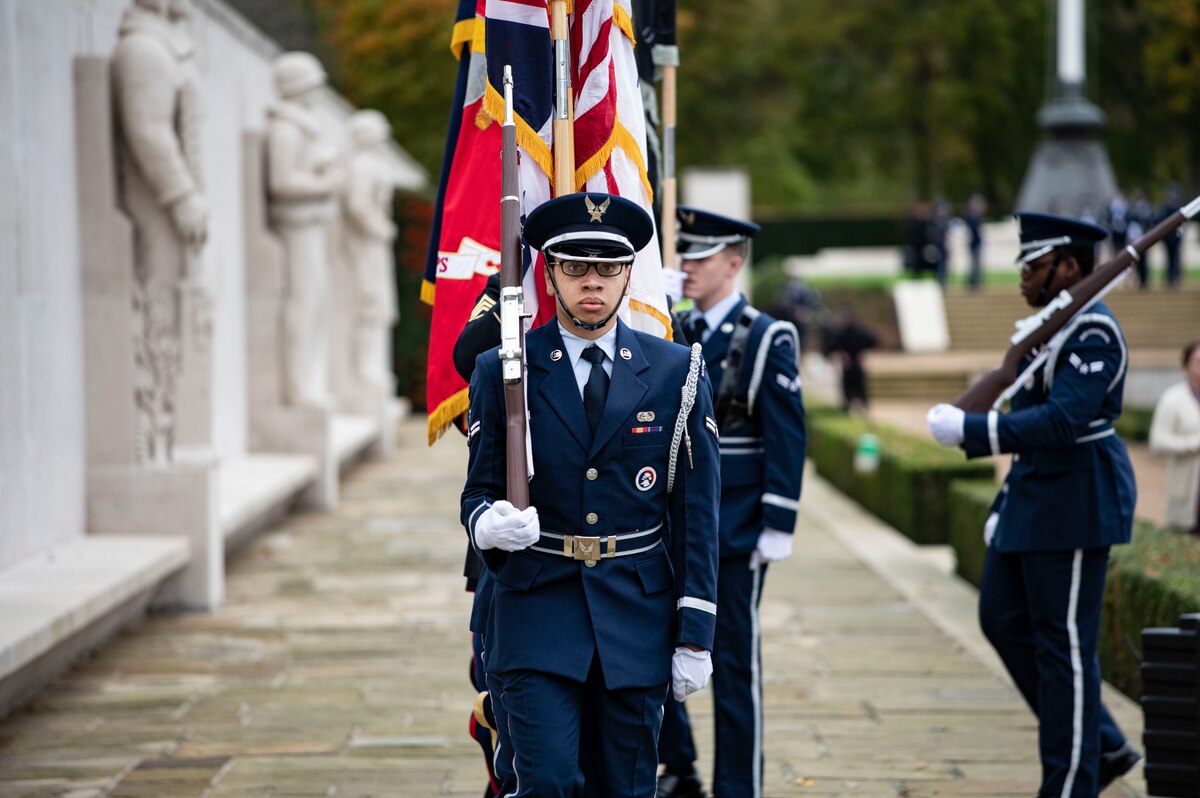 US, UK honor heroes at Veterans Day ceremony > 505th Command and ...