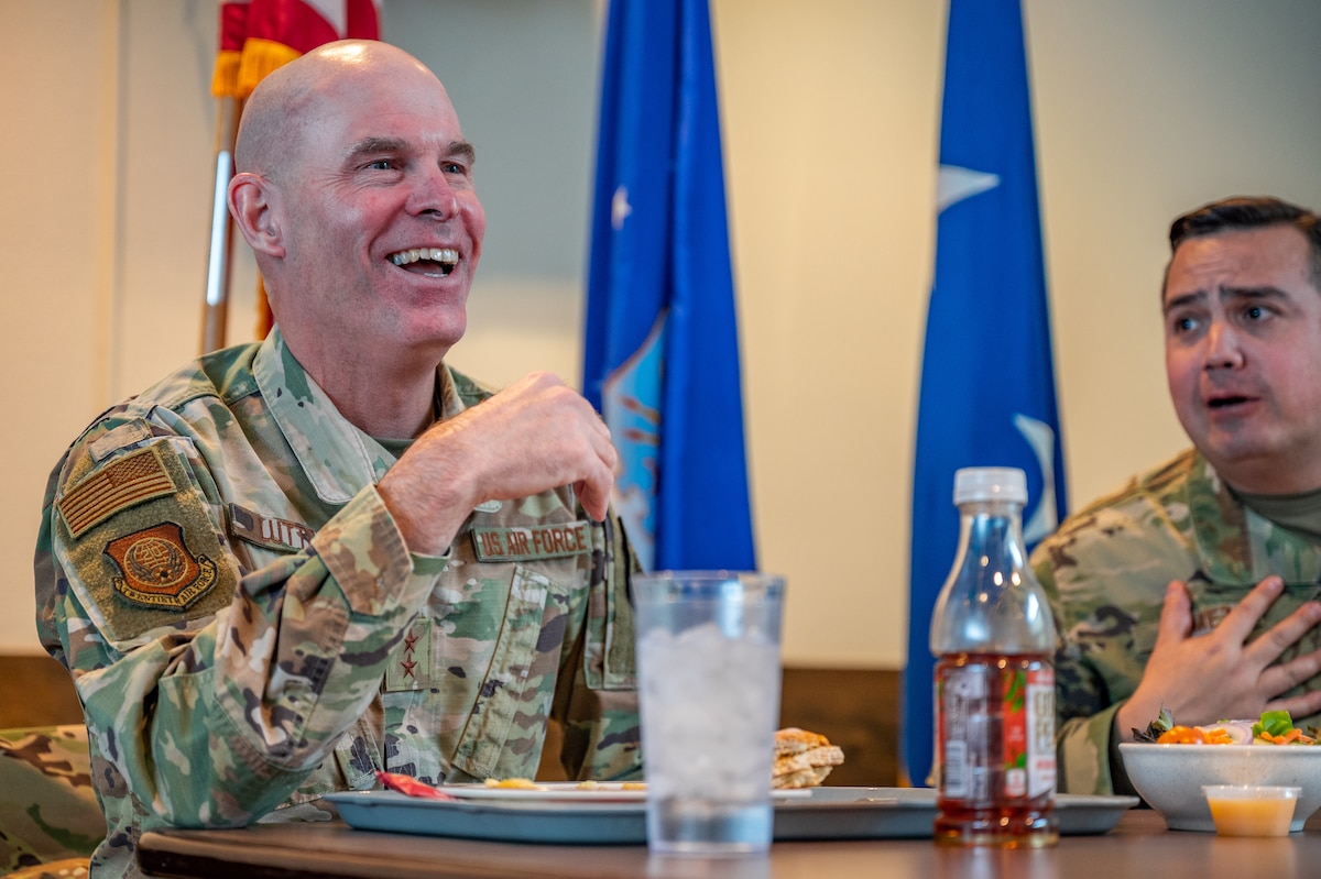 Twentieth Air Force leaders visit, discuss leading people > Malmstrom ...
