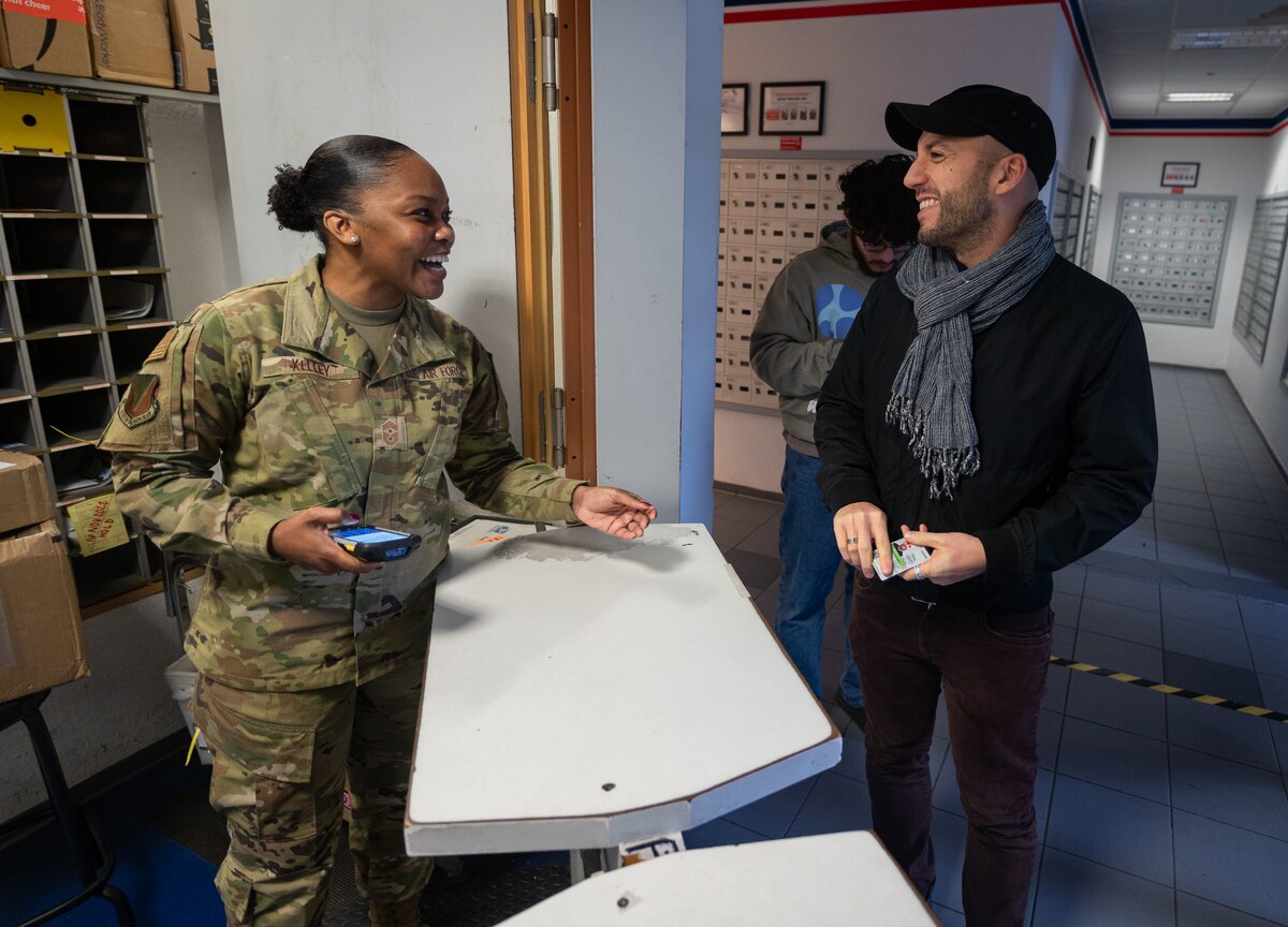 Command team posts up at Northside Post Office > Ramstein Air Base ...