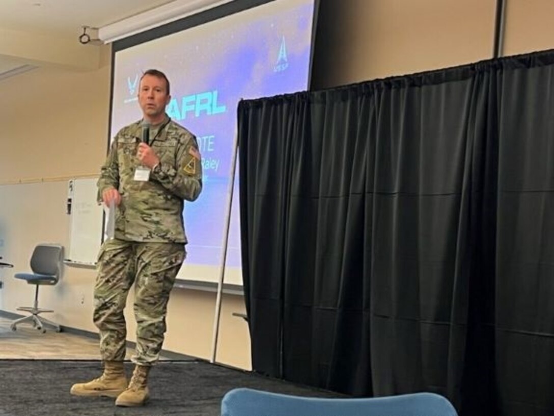 AFRL encourages public sector collaboration, insight at New Mexico ...