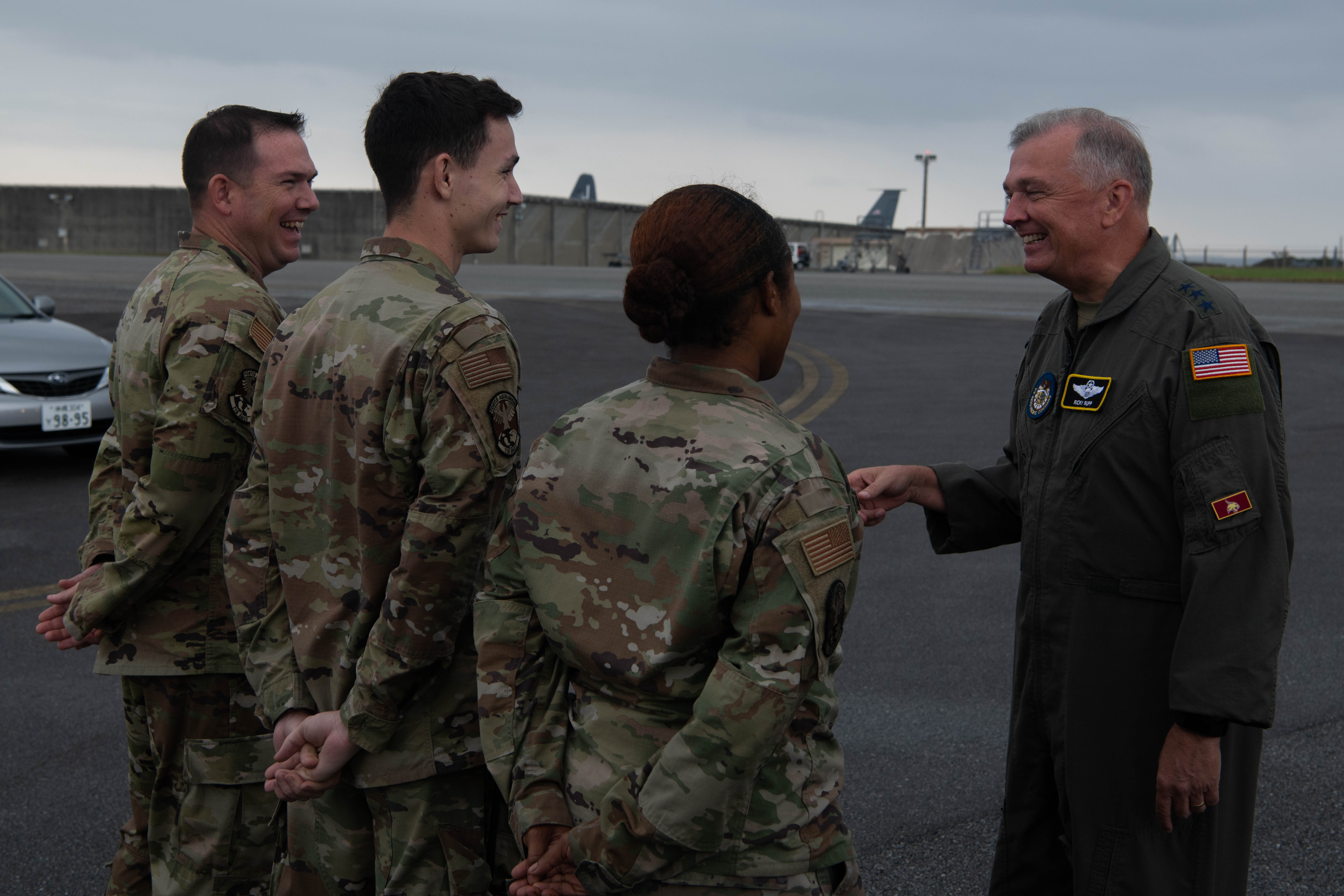 COMUSFJ visits Kadena > 5th Air Force > Article Display