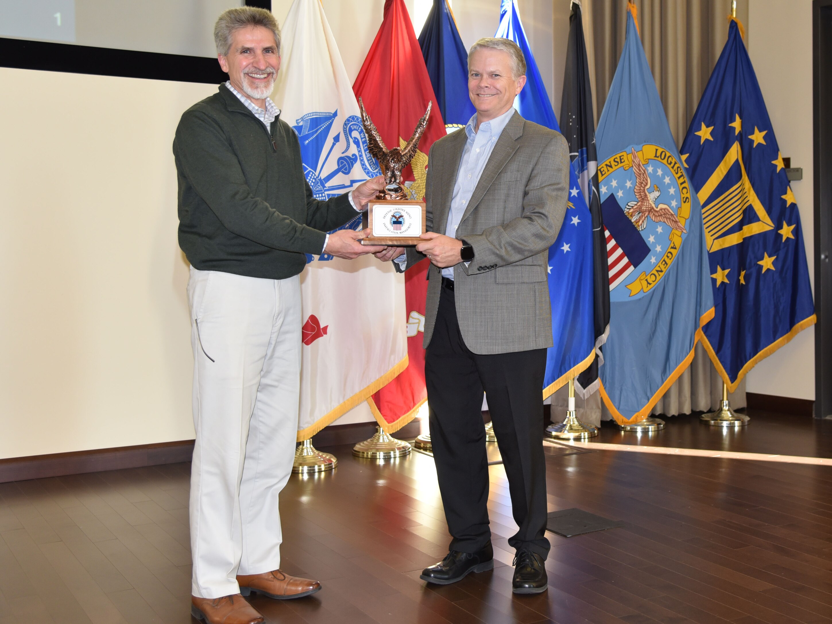 DLA Installation Management fall off-site strengthens trust, teamwork ...